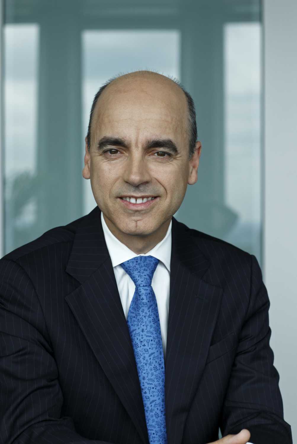 Dr. Nicolas Peter, BMW Group, as of 1 October 2011 Head of European Sales Region (07/2011)