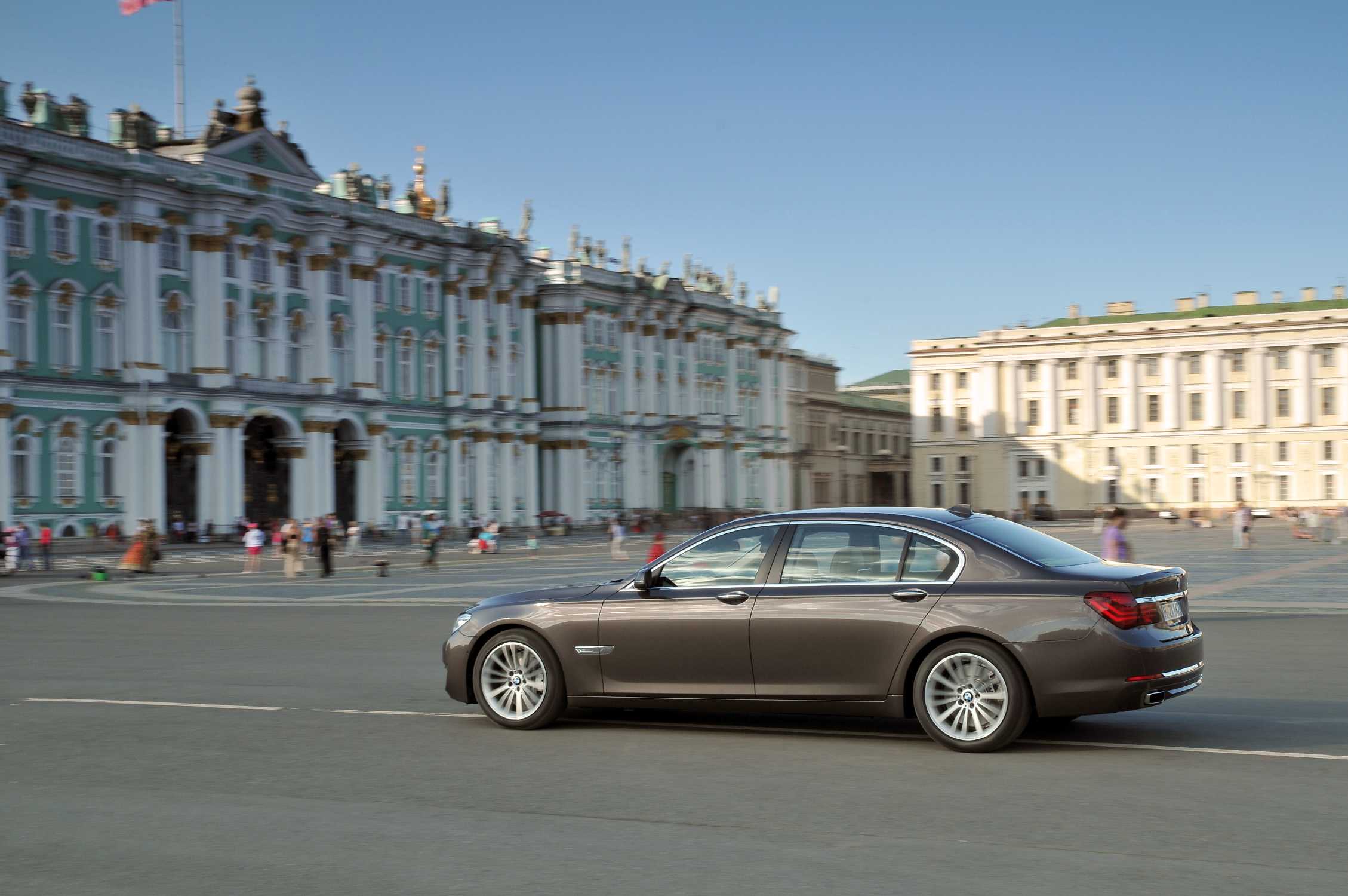 The new BMW 7 Series Long Wheel Base - On location pictures at the ...