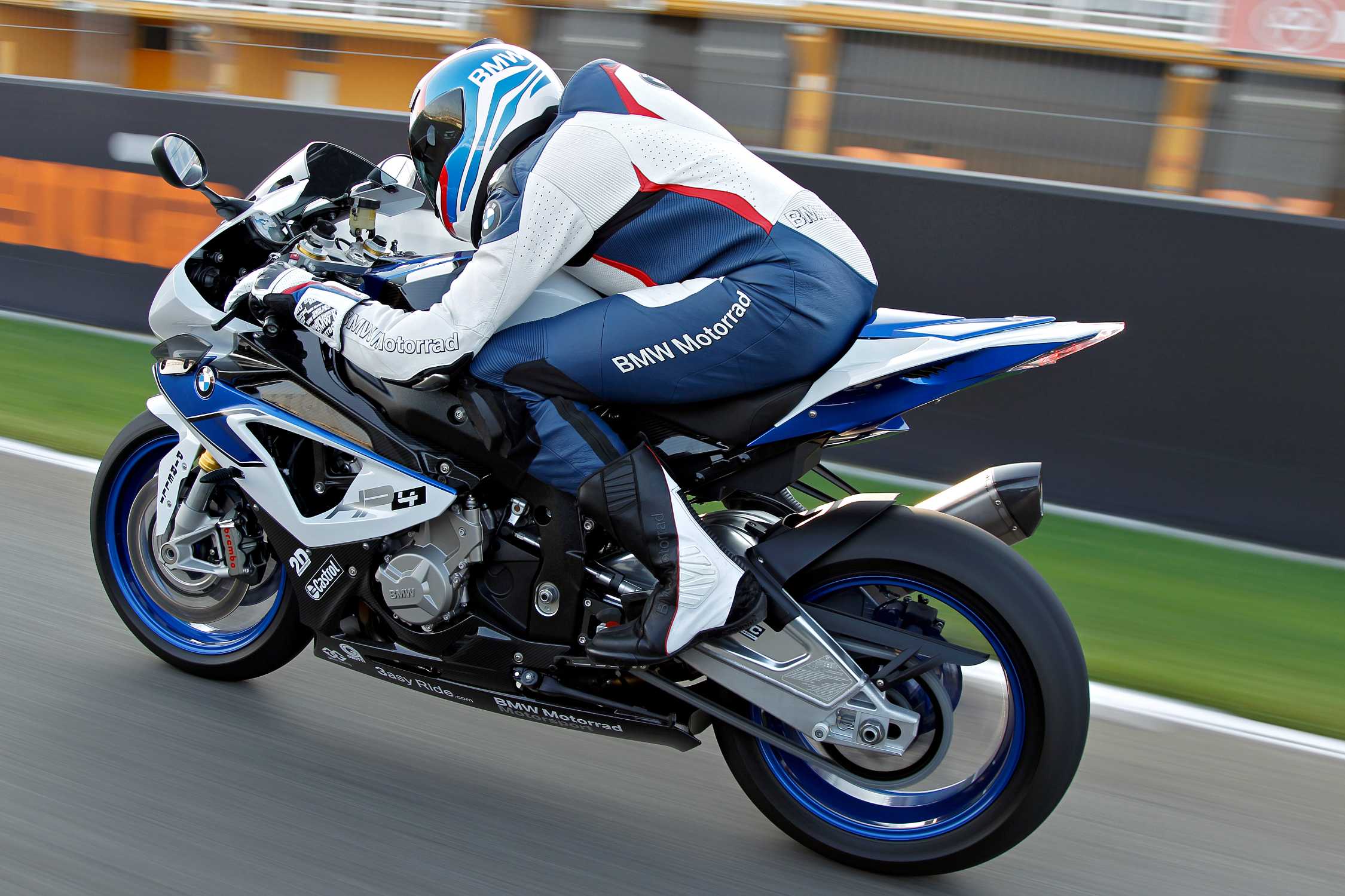 BMW Motorrad finishes season on a winning note