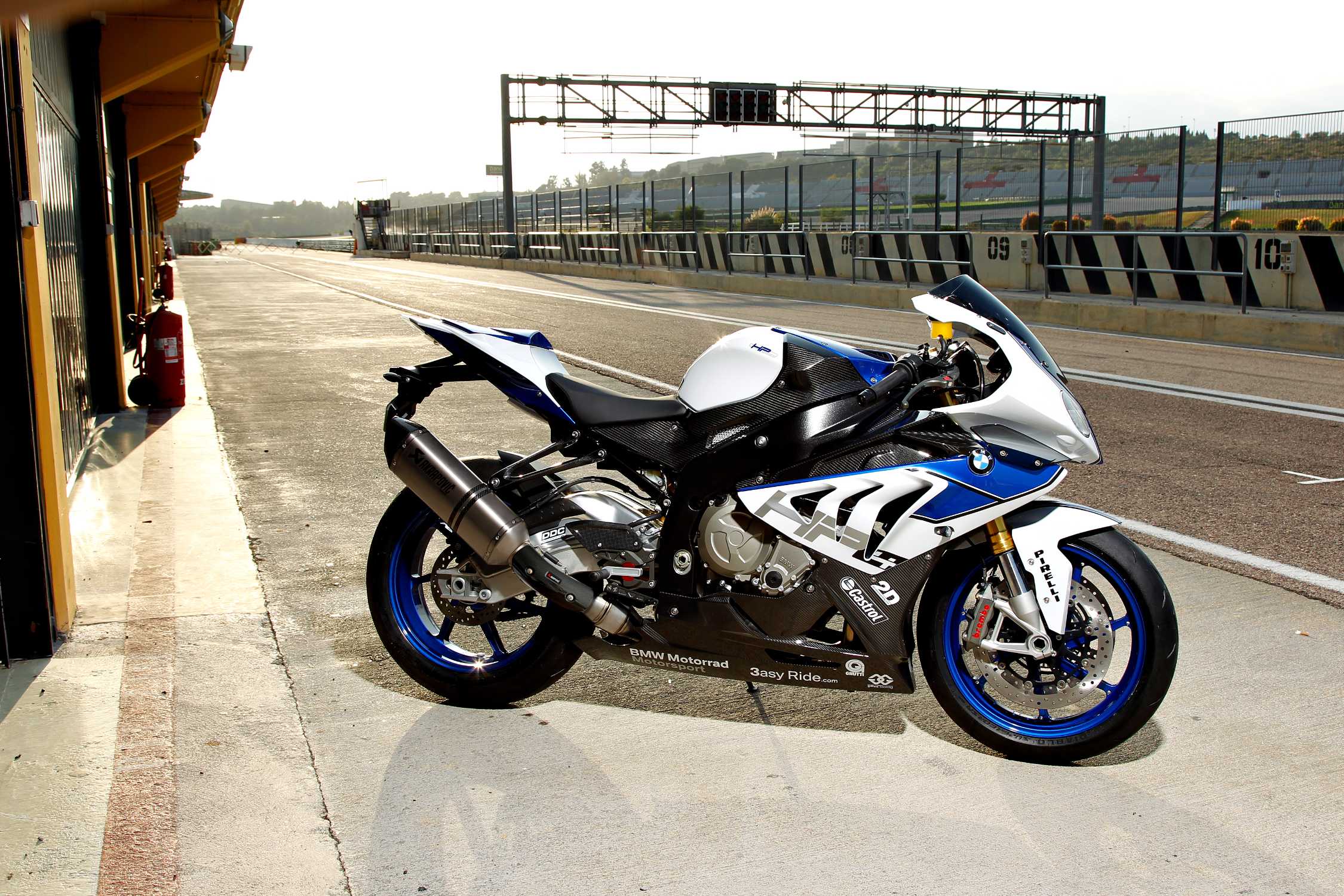 BMW HP4 with Package Competition (08/2012)