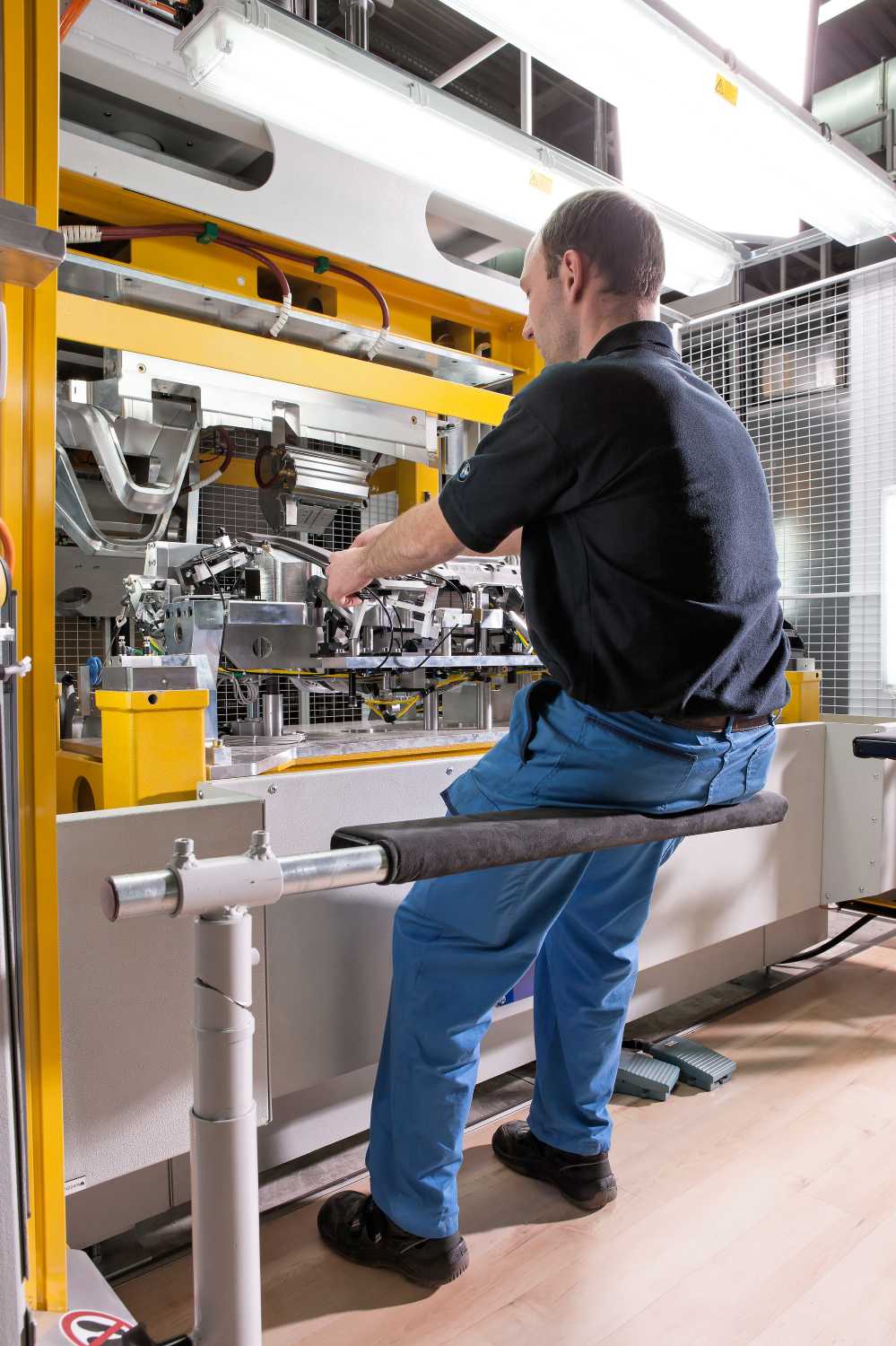 BMW Plant Landshut: Cockpit and Equipment: Production Cockpit BMW i ...