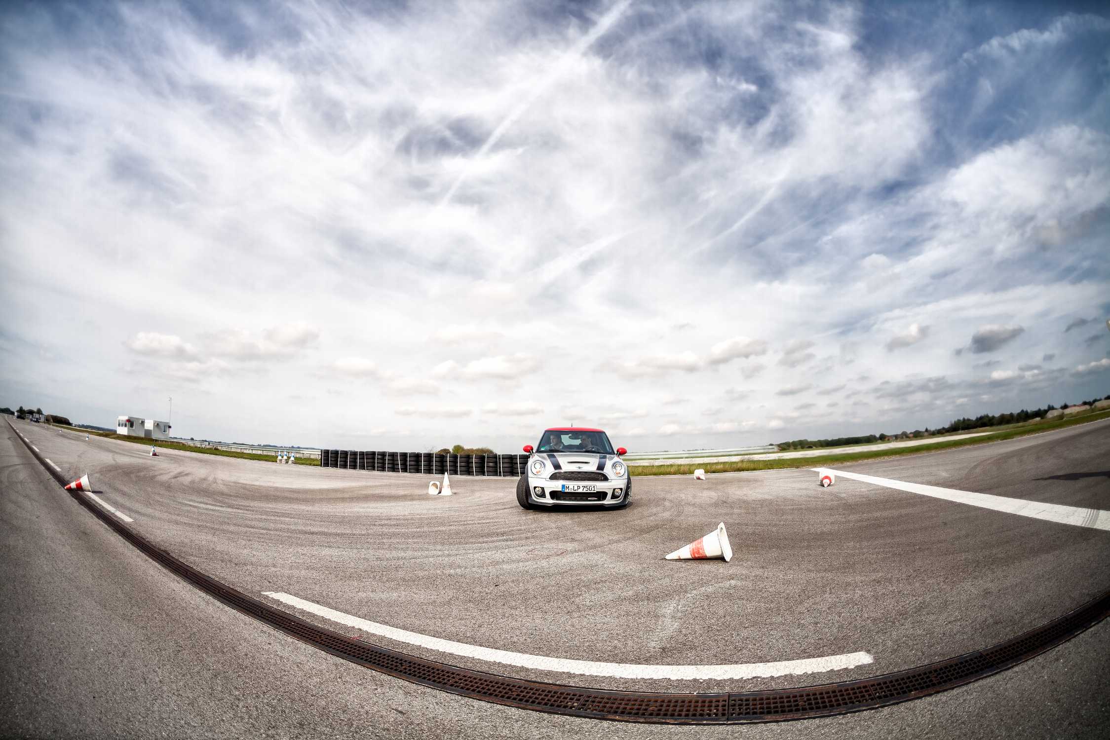 MINI Driving Experience. (09/2013)
