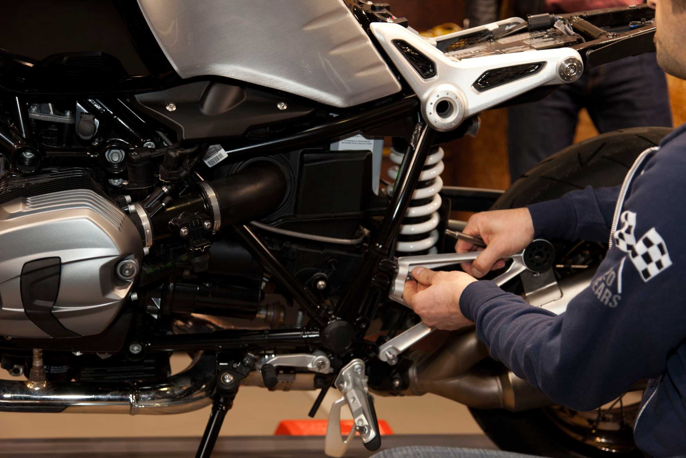 Customizing BMW R nineT Shortening of the frame (12/2013)