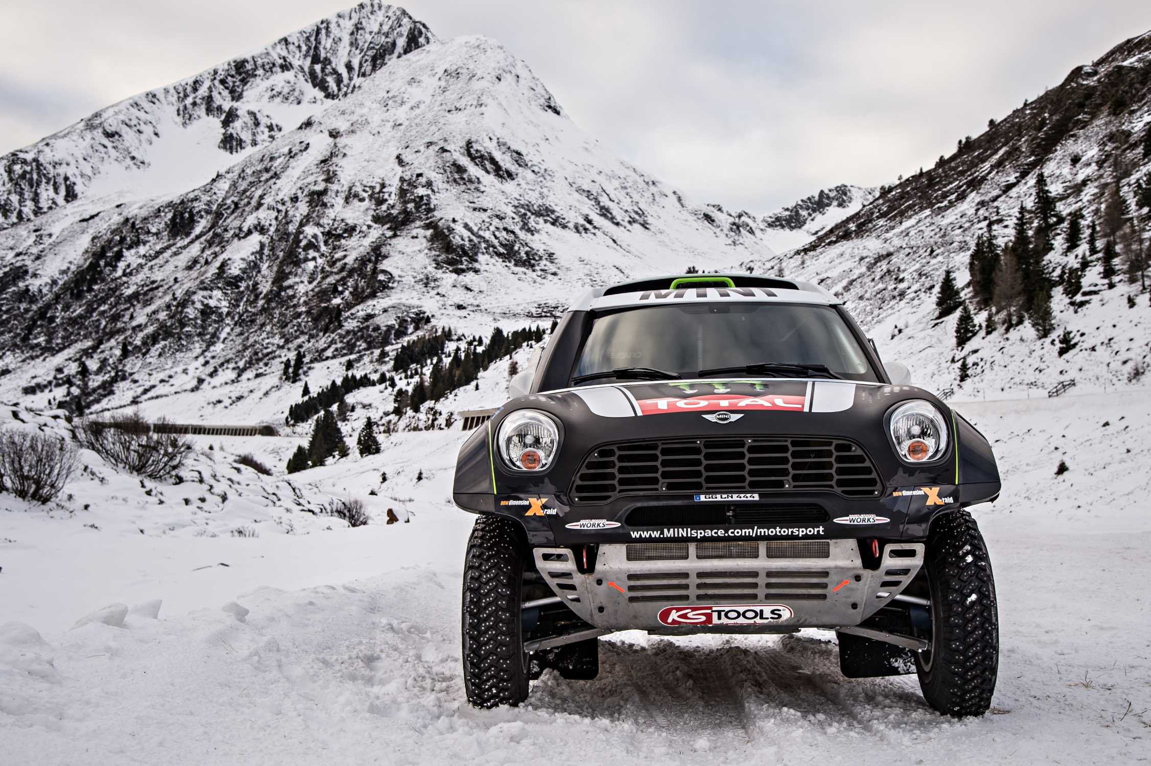 The MINI ALL4 Racing on Snow. (12/2013)