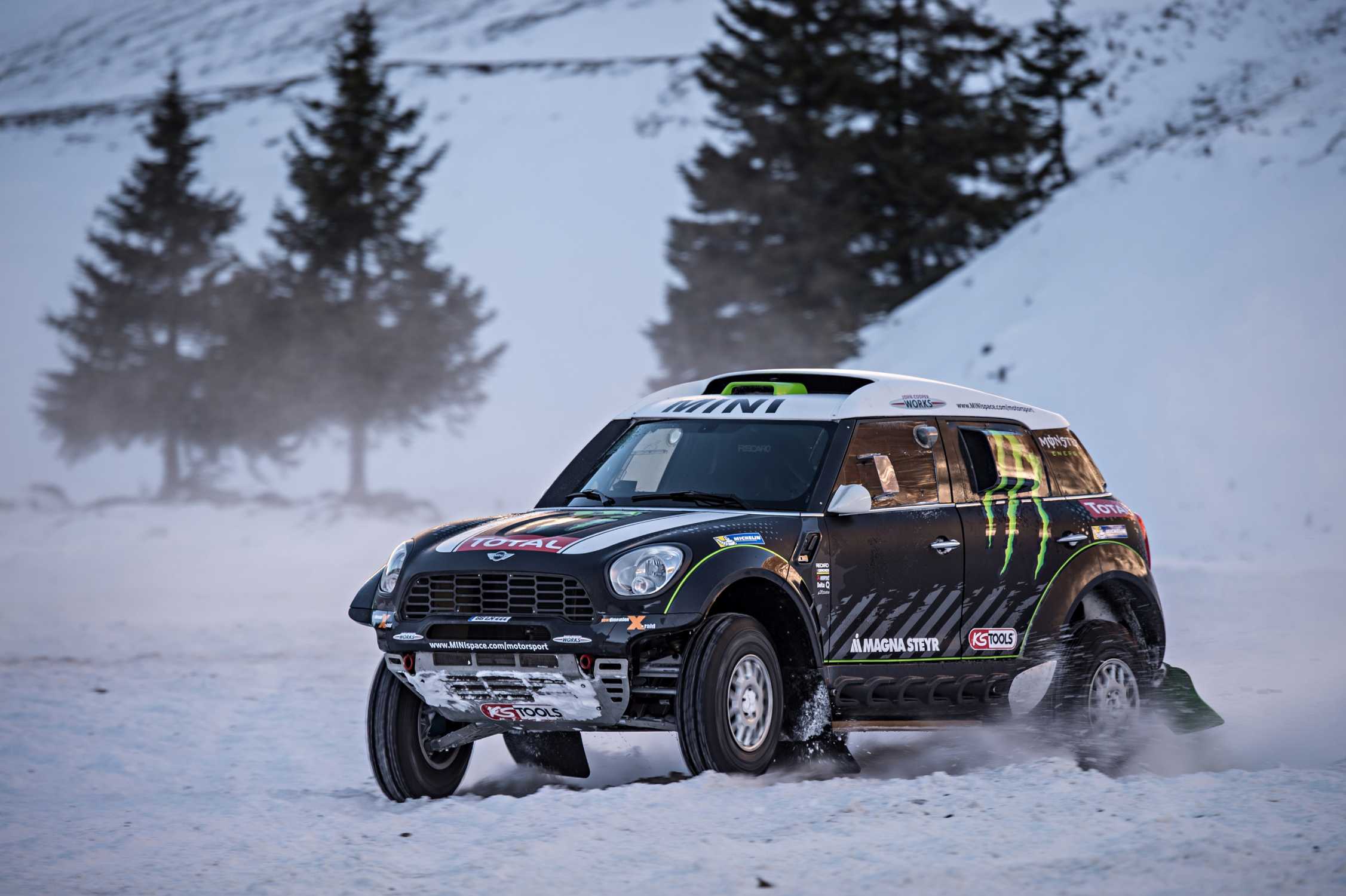 The MINI ALL4 Racing on Snow. (12/2013)