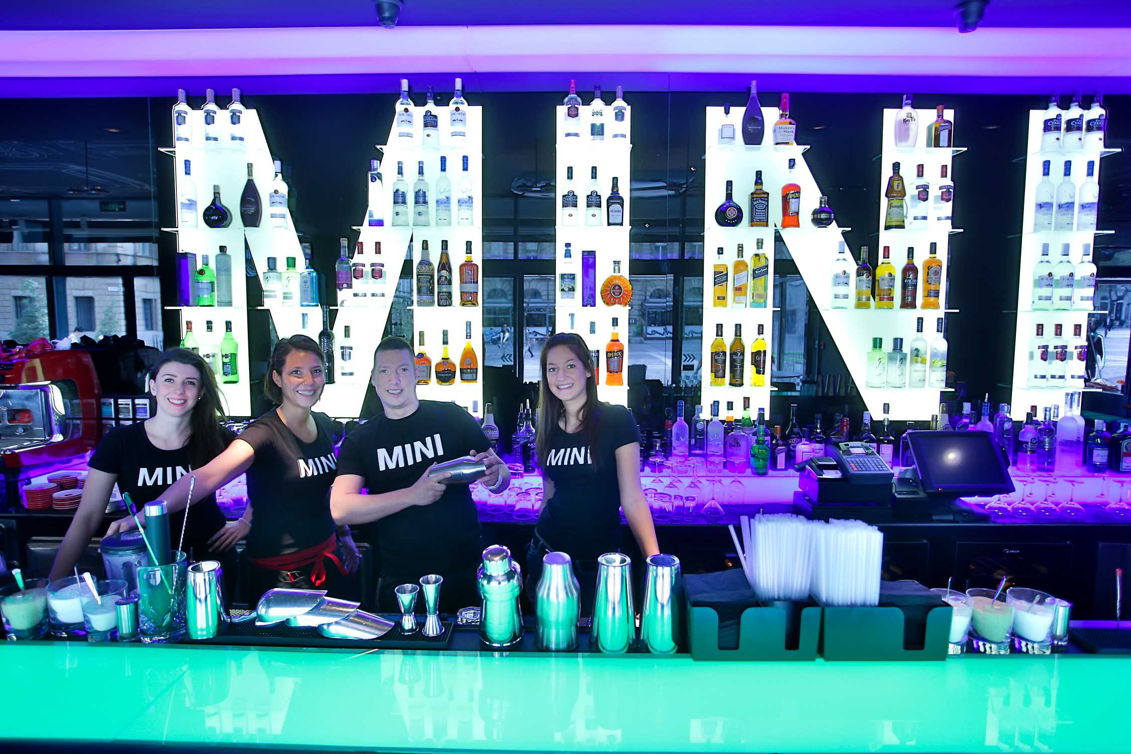 MINI BAR BUDAPEST (04/2014)