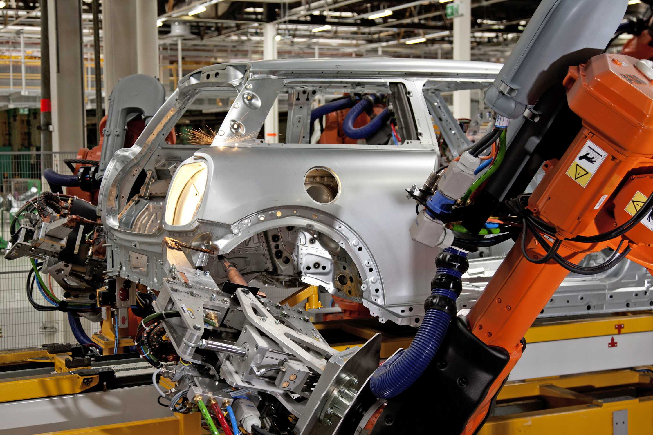 Contract manufacturing of the new MINI at the VDL Nedcar plant in Born ...