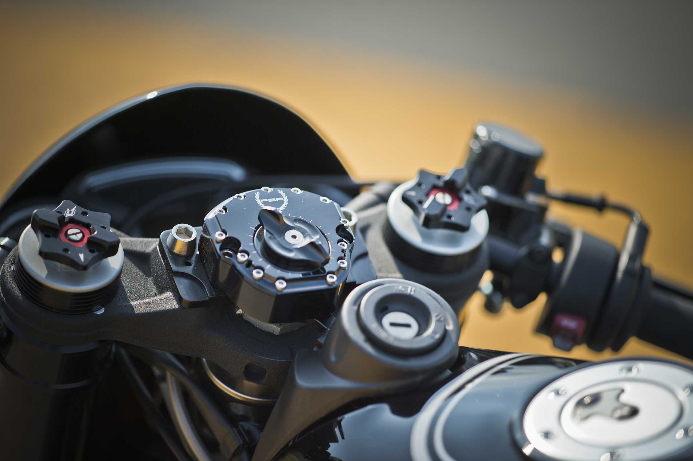 BMW R nineT Project Japan - Kaichiroh Kurosu (Cherry’s Company) (09/2014)