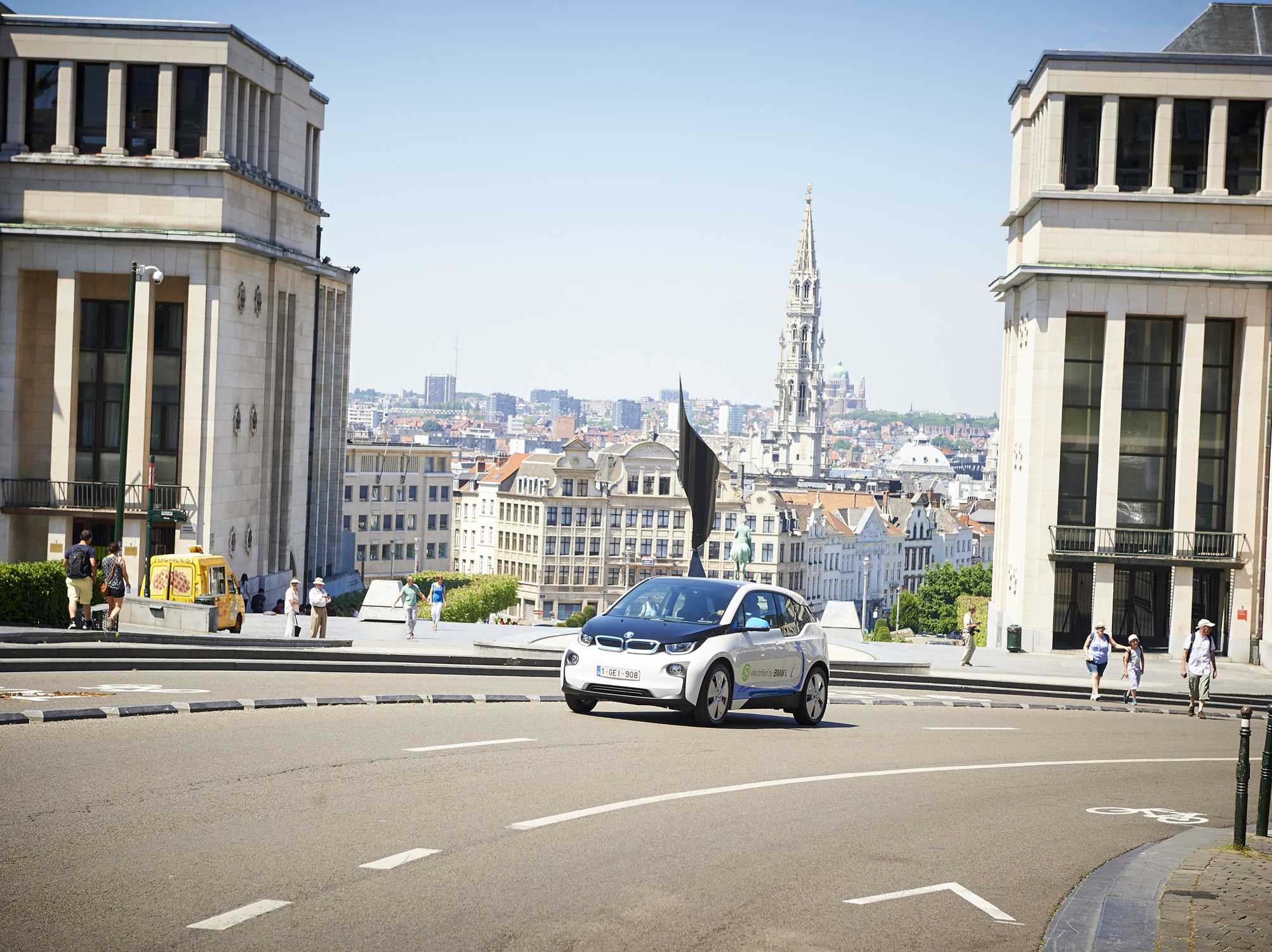 15 BMW i3s for Zen Car in Brussels – BMW i3 in Zen Car branding in ...
