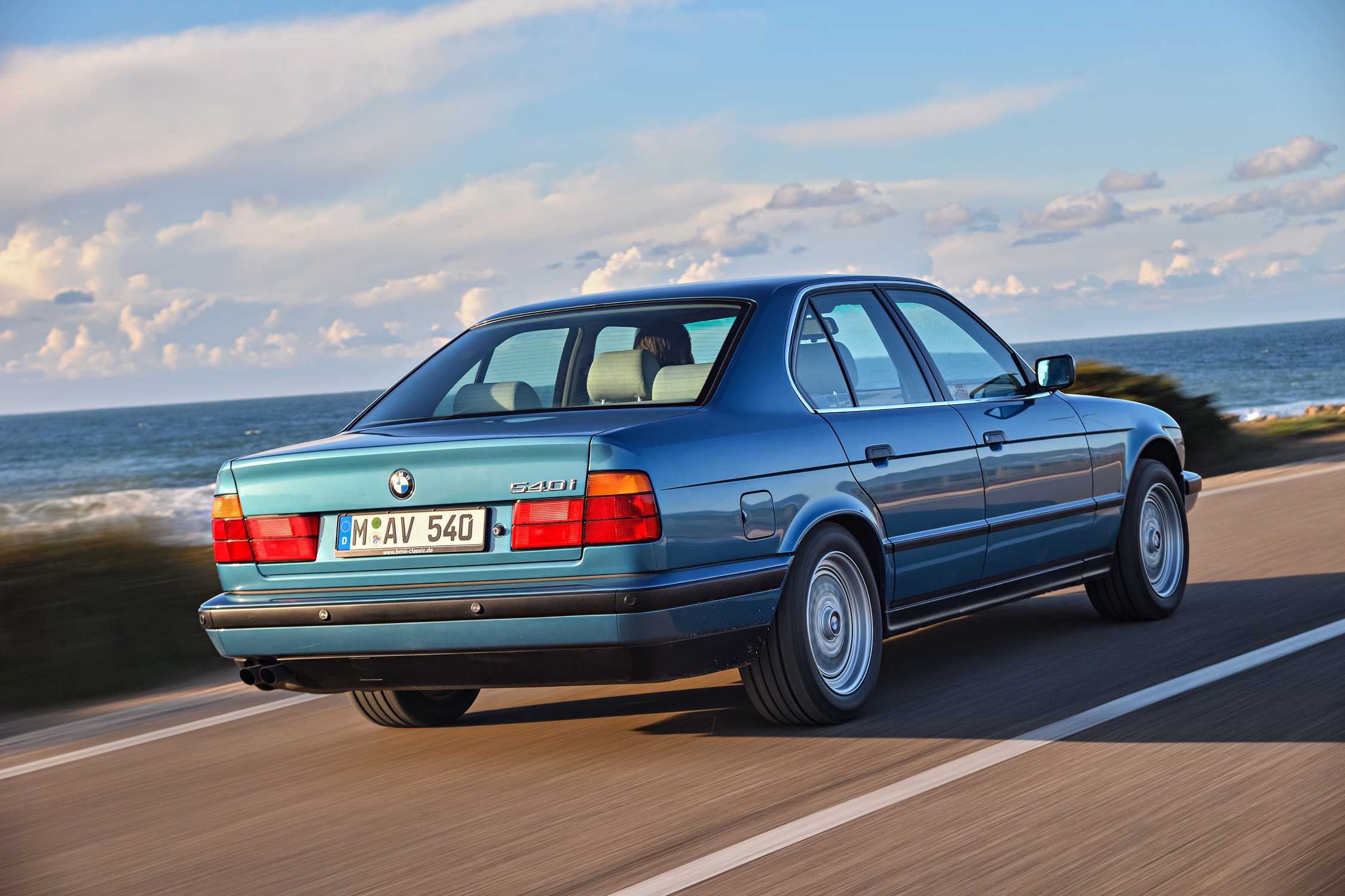 BMW 5 Series - E34. (11/2016)