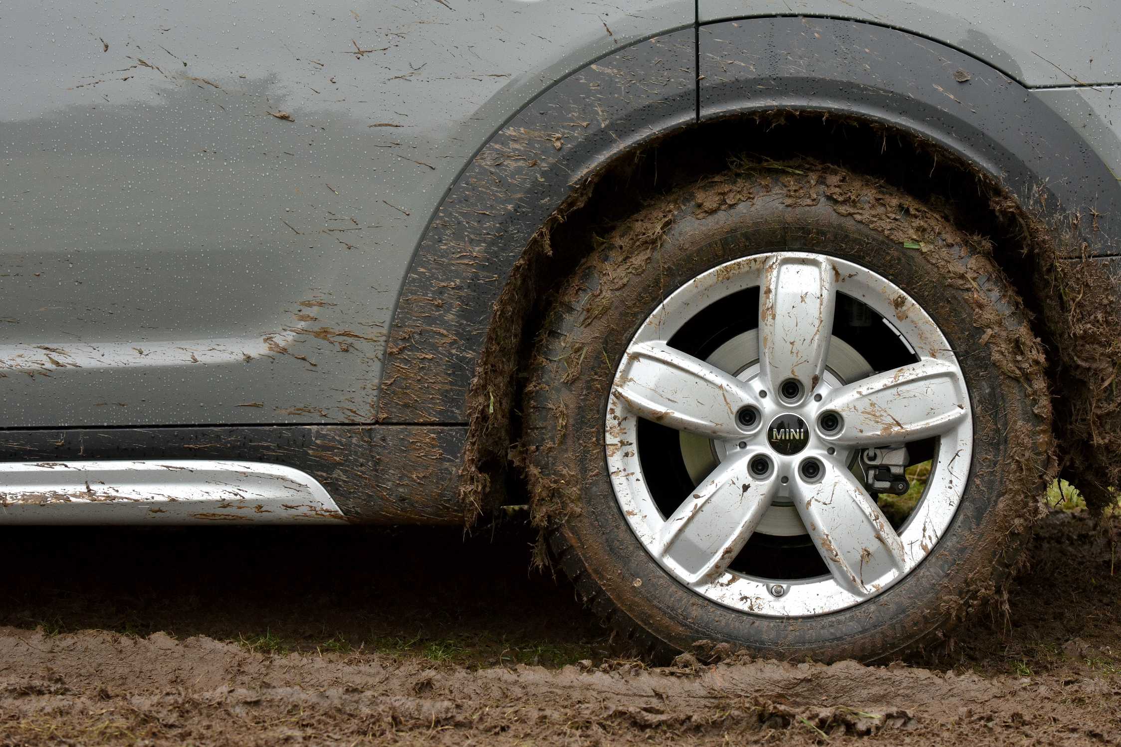 MINI Cooper S Countryman ALL4. 17'' light alloy wheels Channel Spoke ...