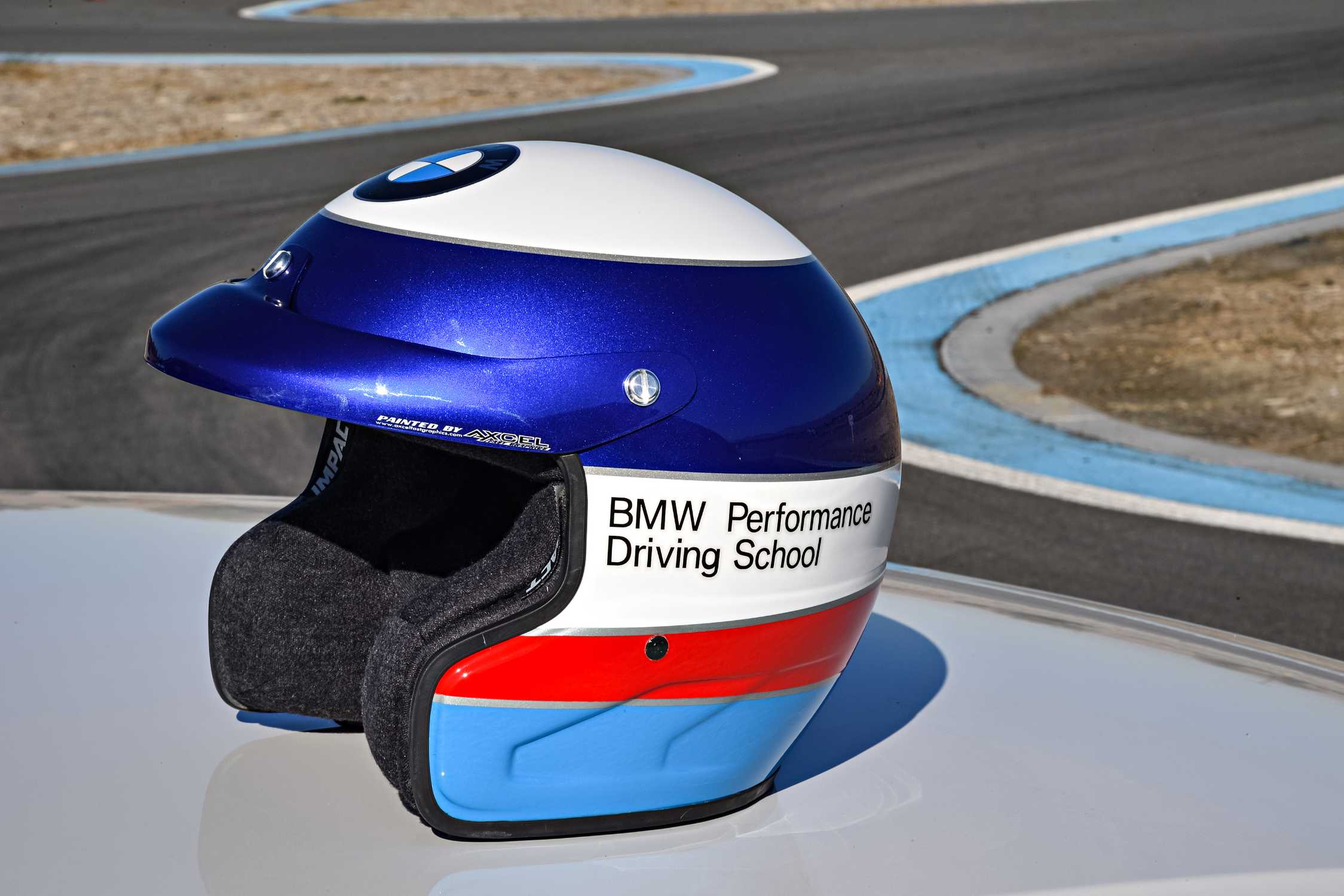 BMW Performance Center West (01/2017).