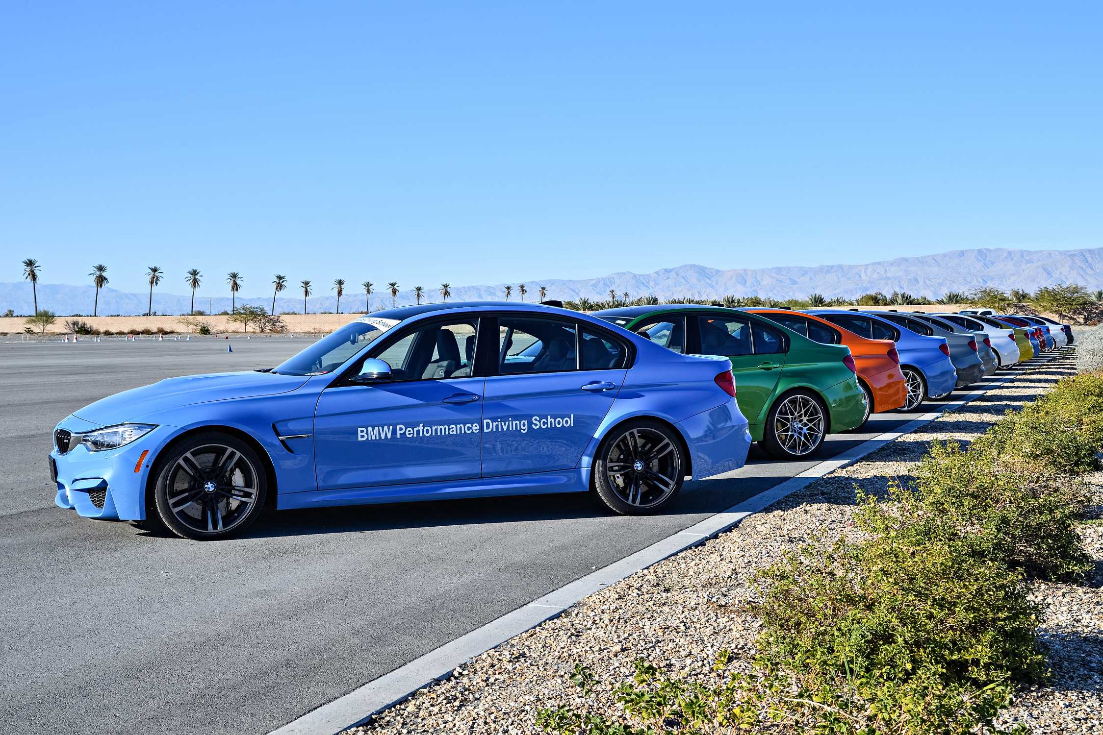 BMW Performance Center West (01/2017).