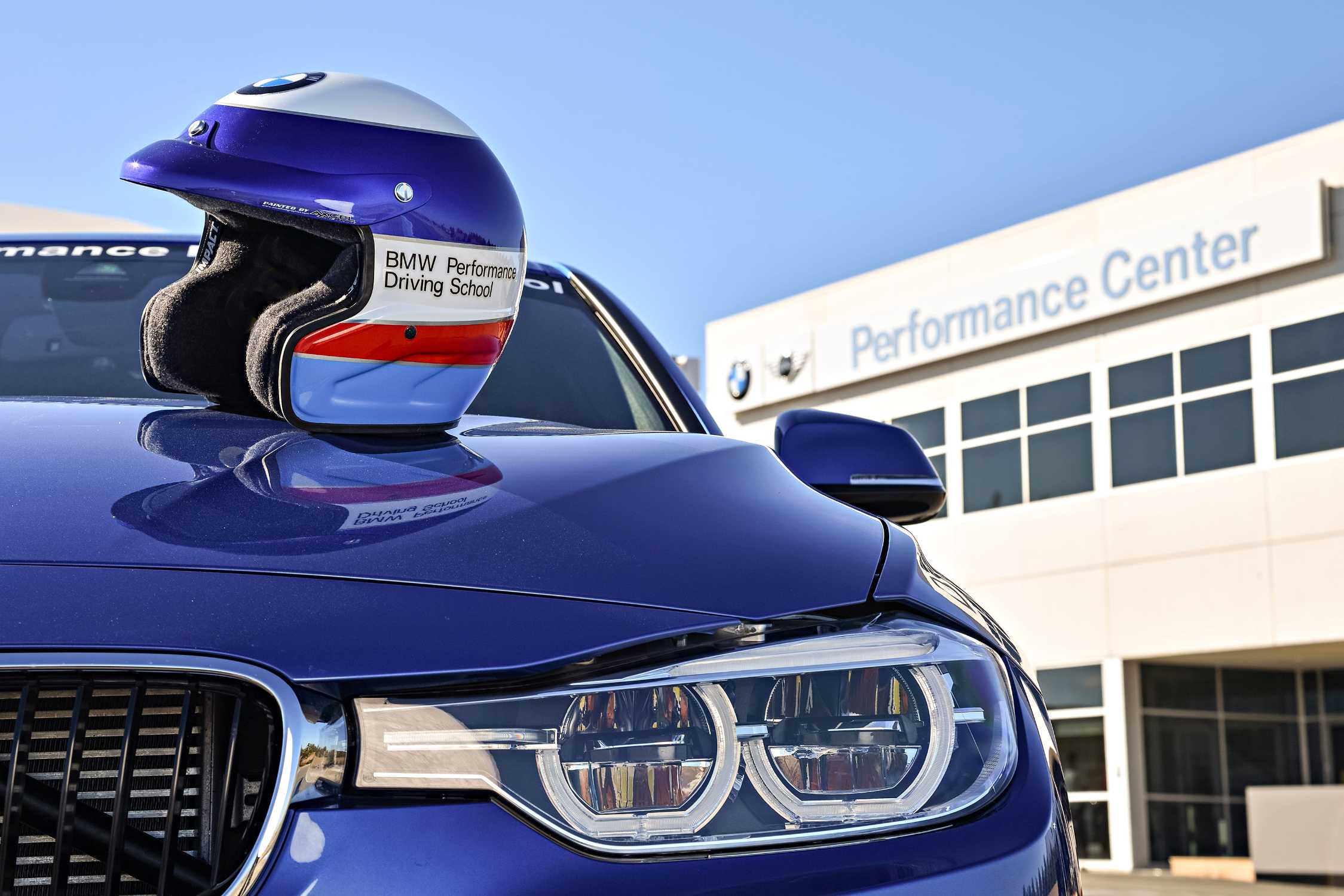 BMW Performance Center West (01/2017).