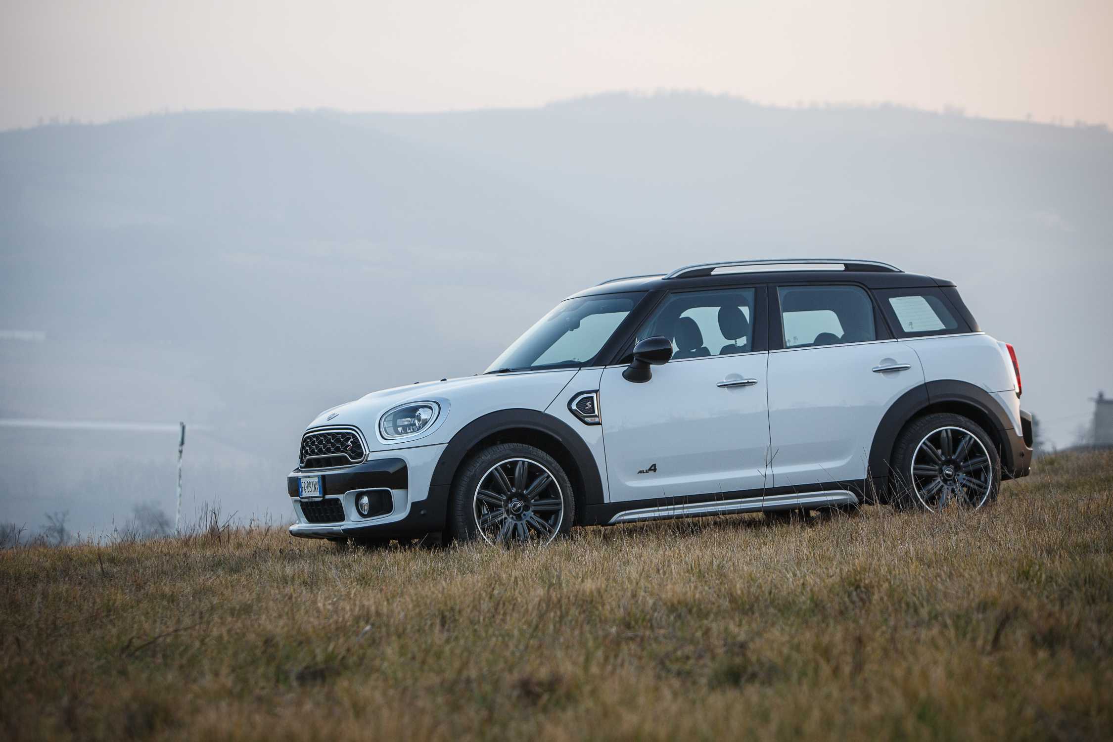 The New MINI Countryman - Foto on location - Stand Still View (02/2017)