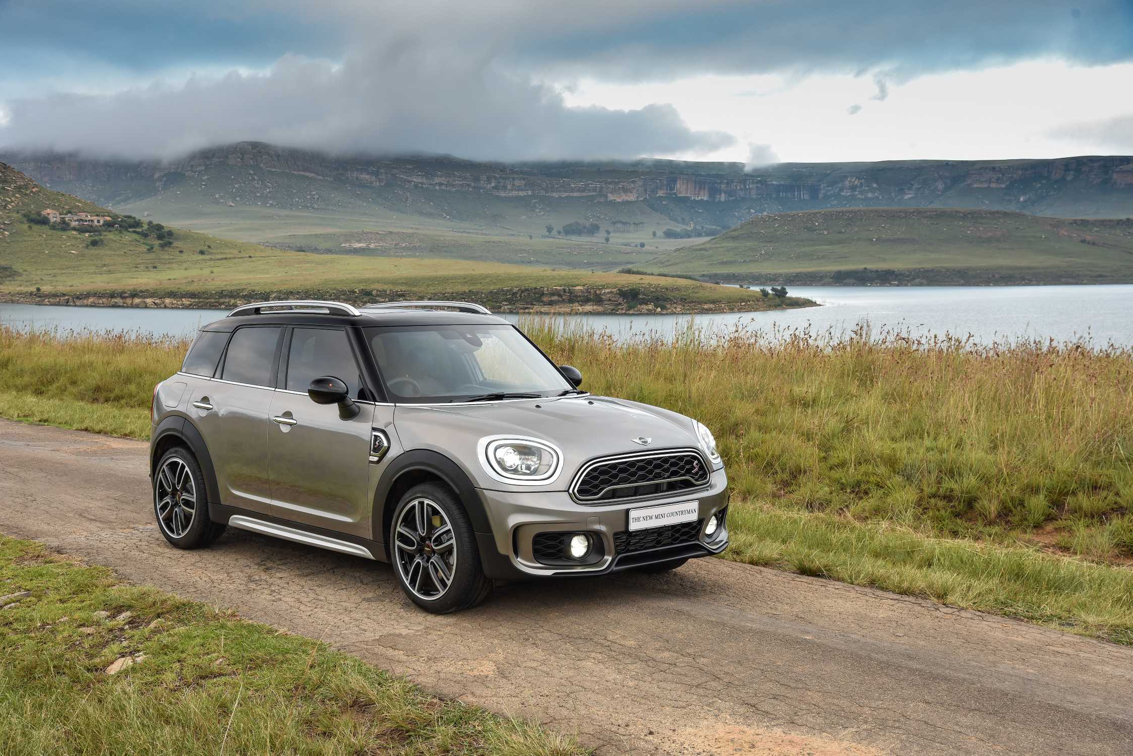 The new MINI Countryman now available. (03/2017)