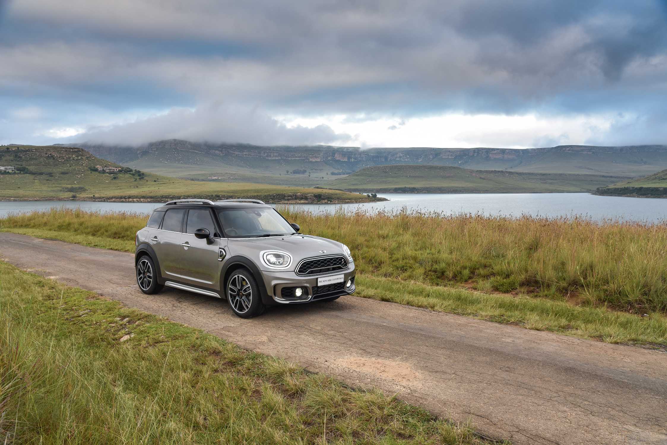The new MINI Countryman now available. (03/2017)