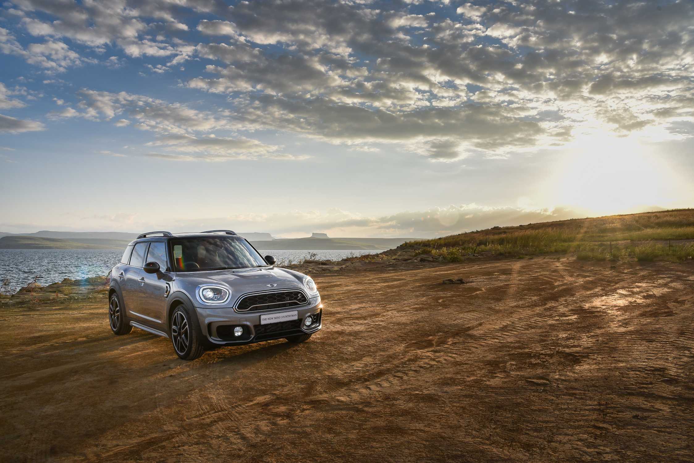 The new MINI Countryman now available. (03/2017)