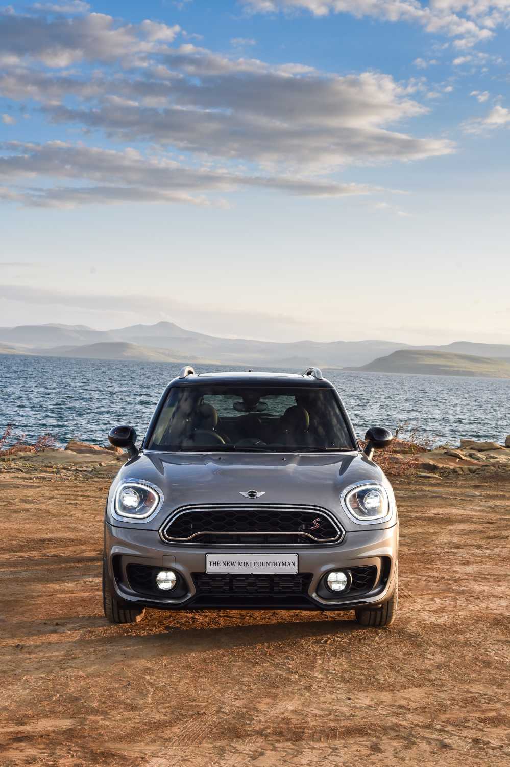 The new MINI Countryman now available. (03/2017)