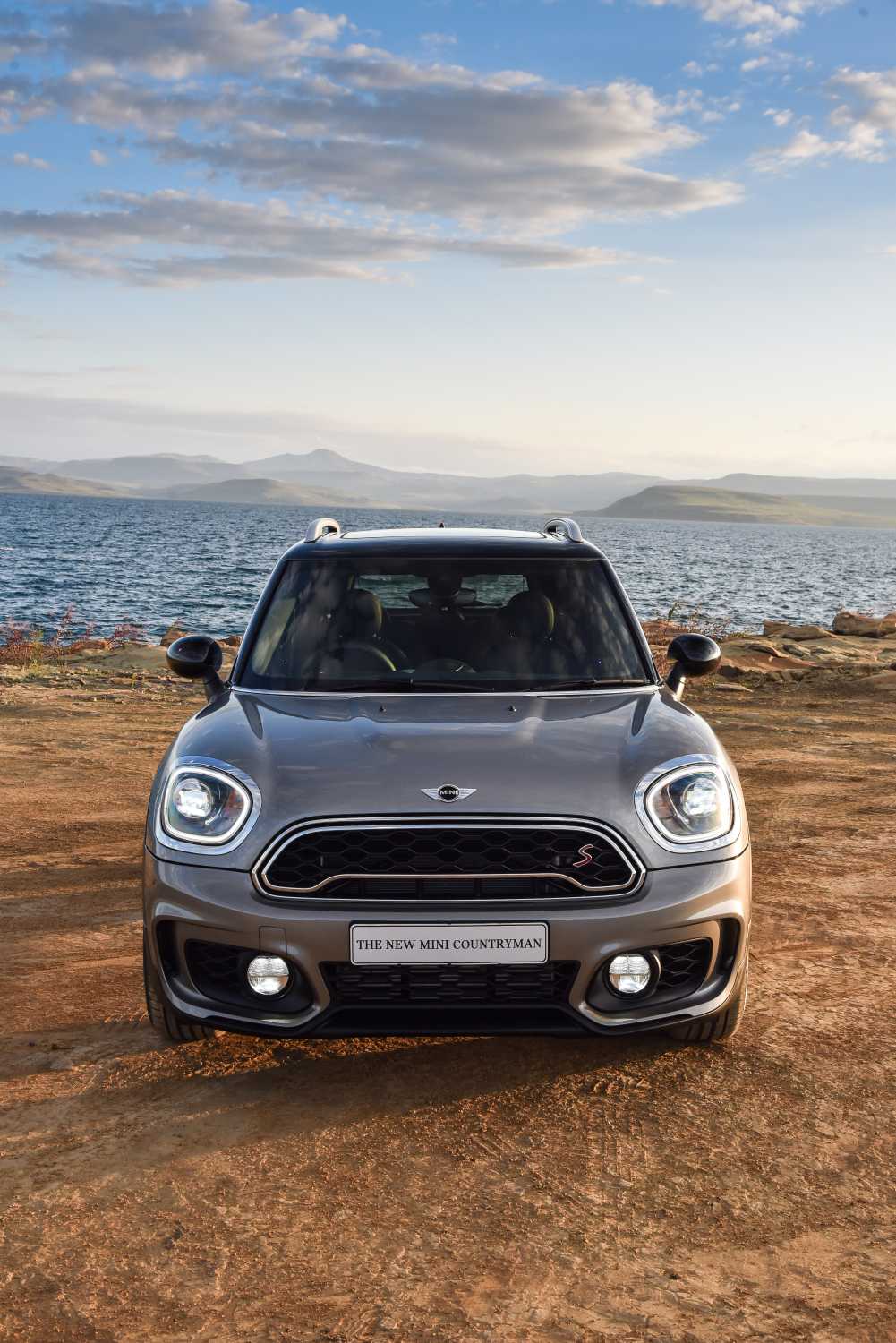 The new MINI Countryman now available. (03/2017)