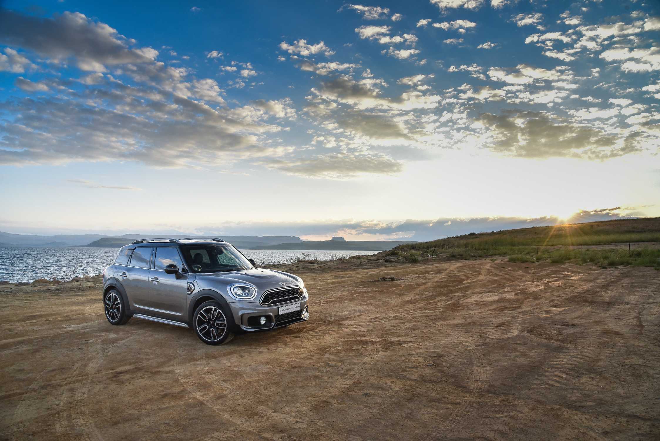 The new MINI Countryman now available. (03/2017)
