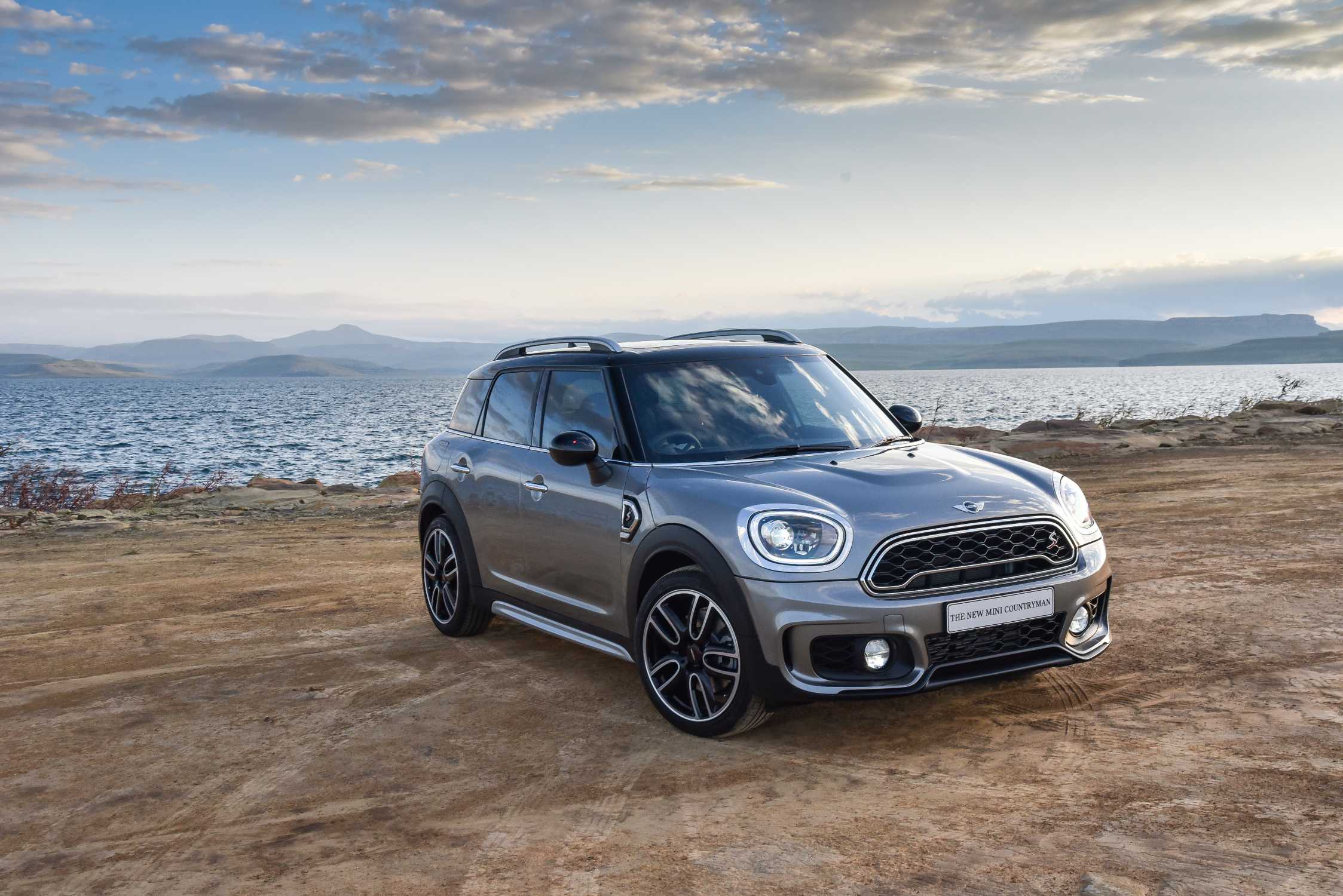 The new MINI Countryman now available. (03/2017)
