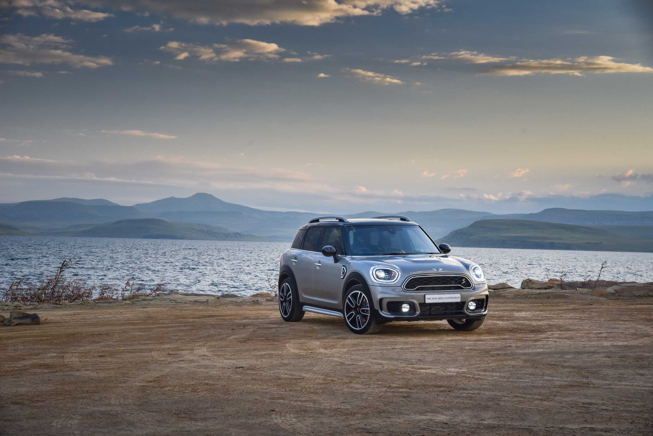 The new MINI Countryman now available. (03/2017)