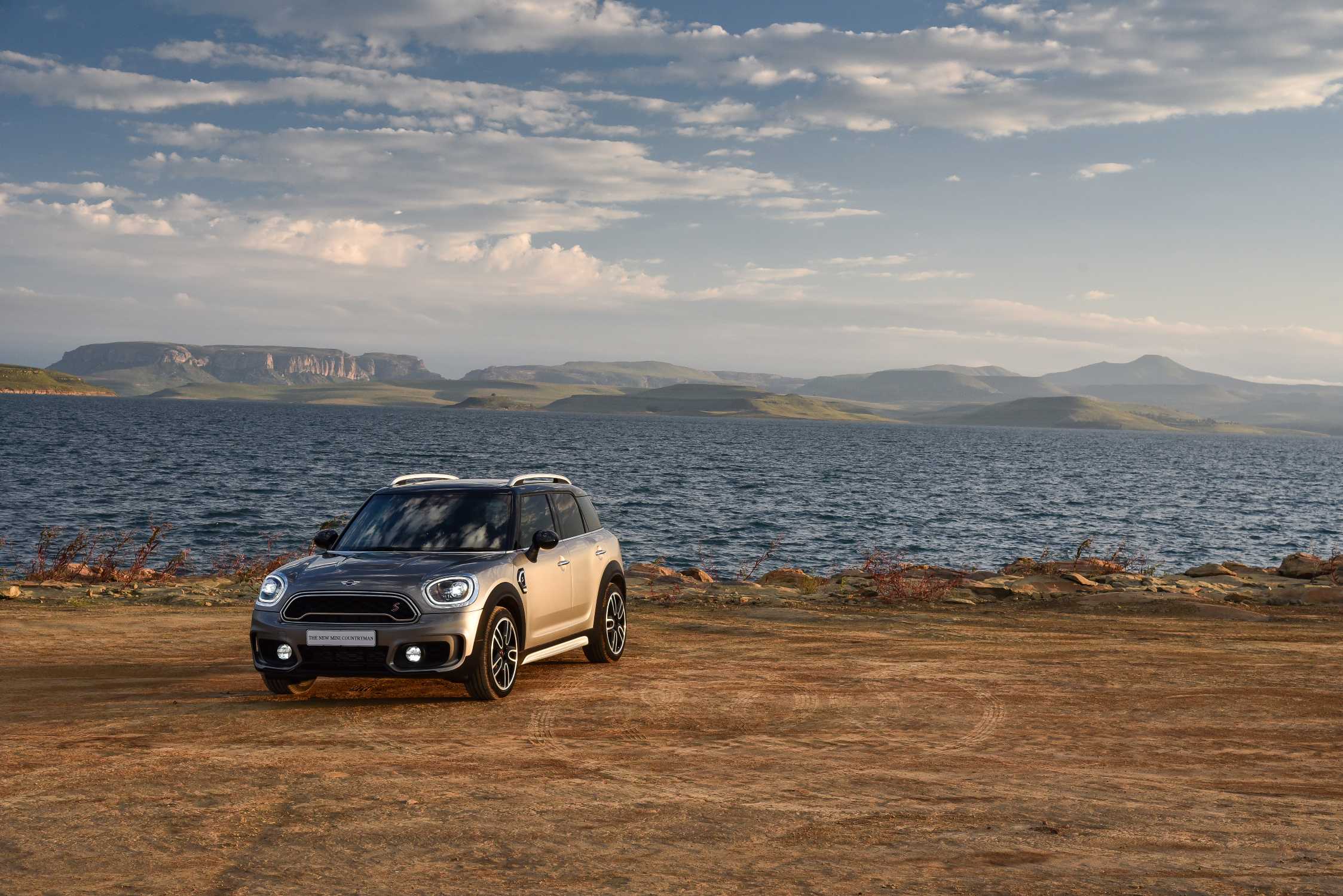 The new MINI Countryman now available. (03/2017)