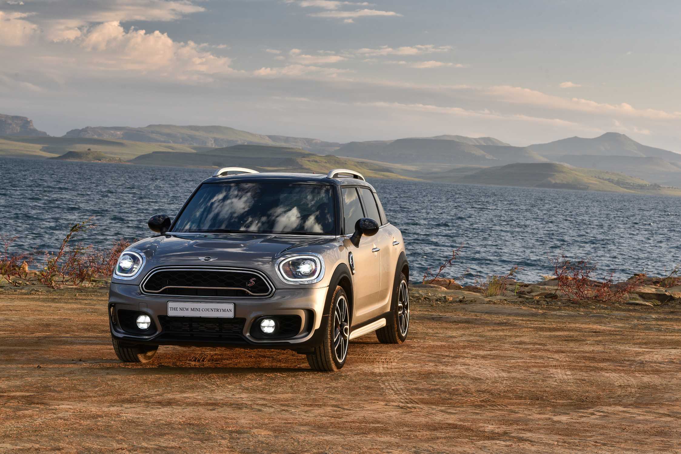 The new MINI Countryman now available. (03/2017)