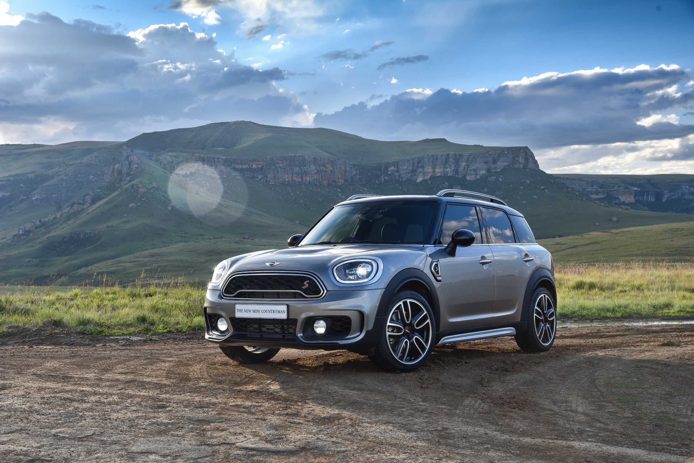 The new MINI Countryman now available. (03/2017)