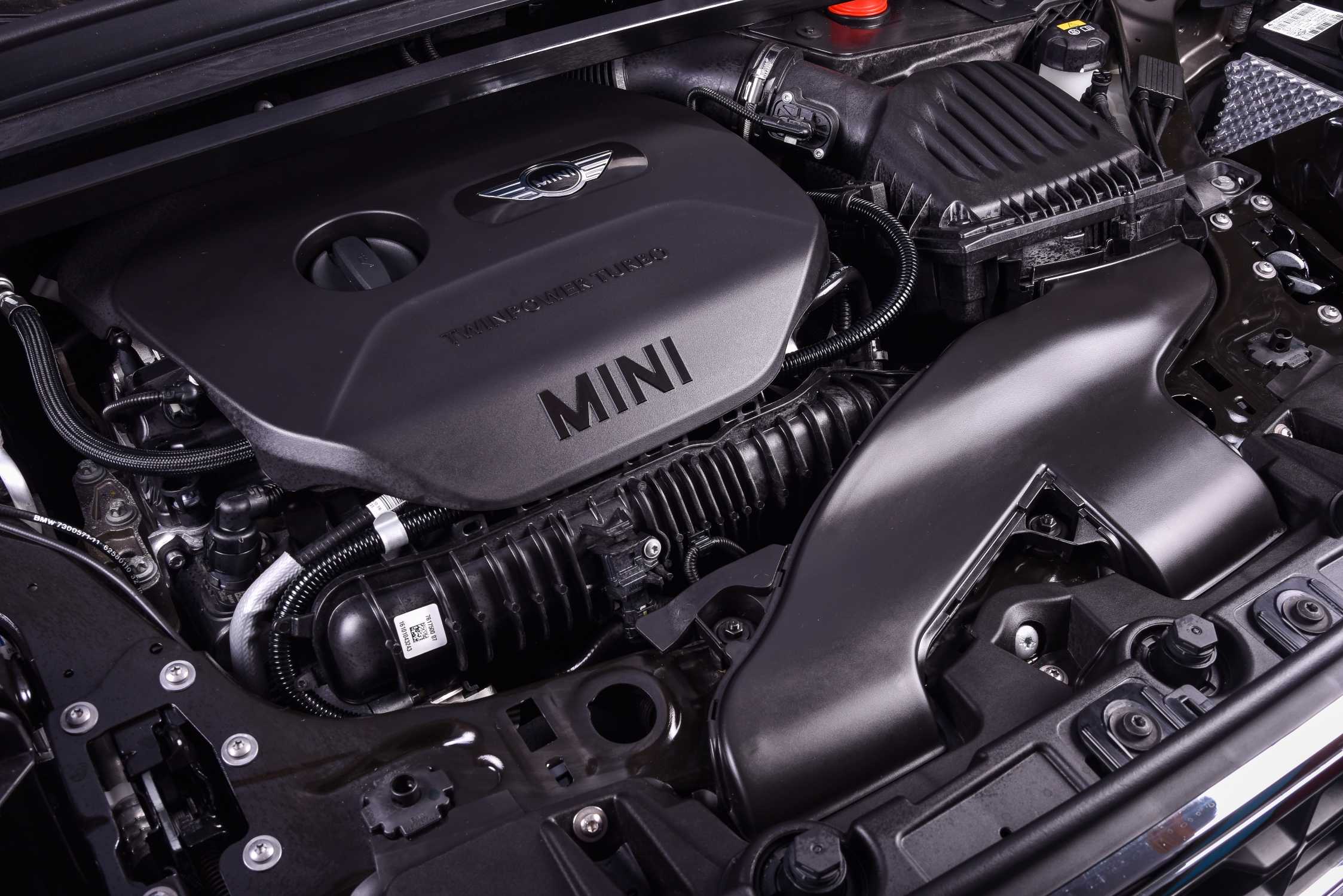 The new MINI Countryman now available. (03/2017)