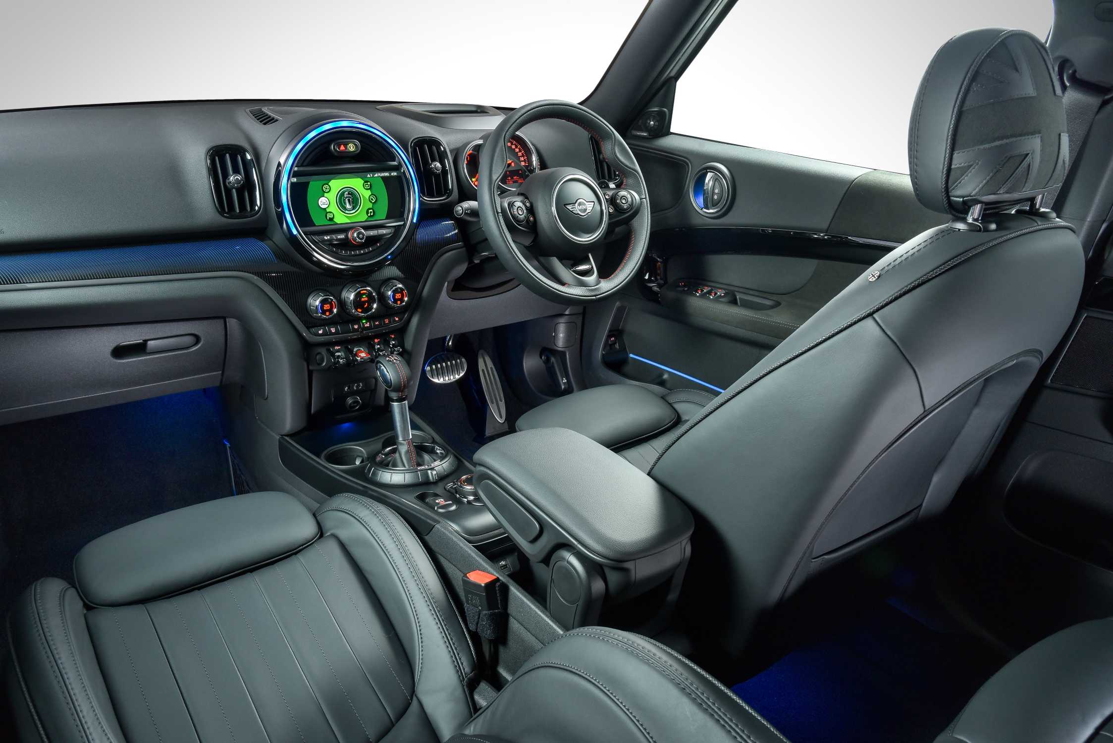 The new MINI Countryman now available. (03/2017)