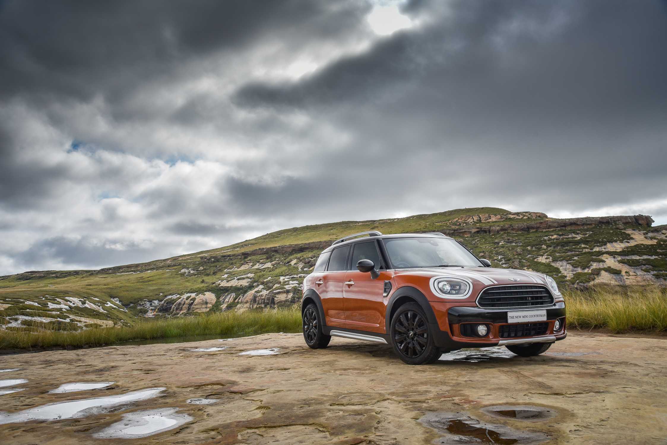 The new MINI Countryman now available. (03/2017)