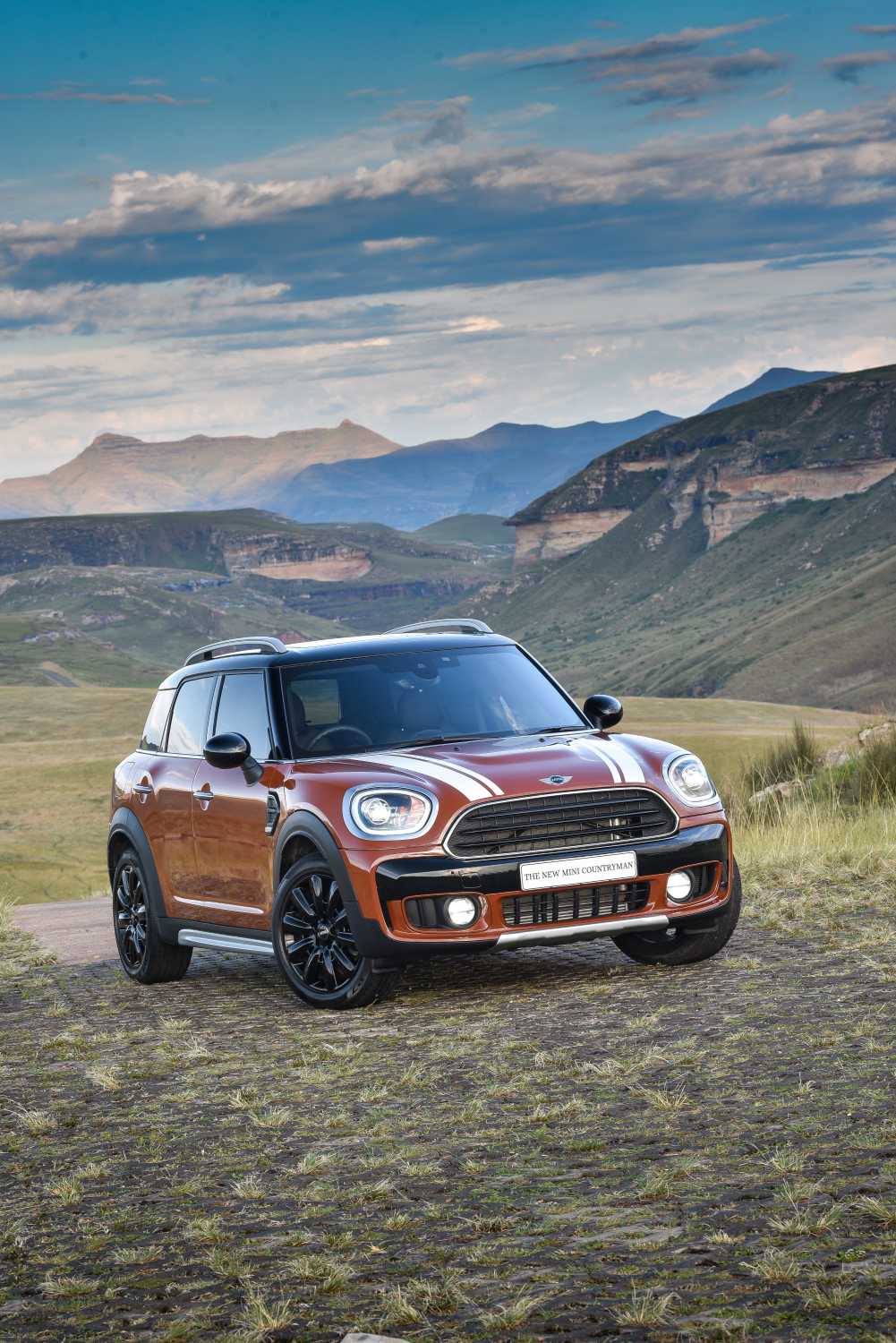 The new MINI Countryman now available. (03/2017)