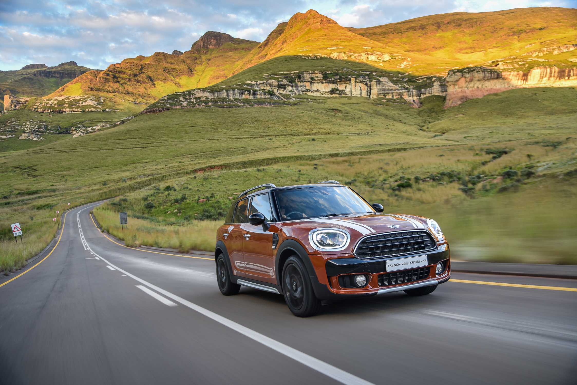 The new MINI Countryman now available. (03/2017)