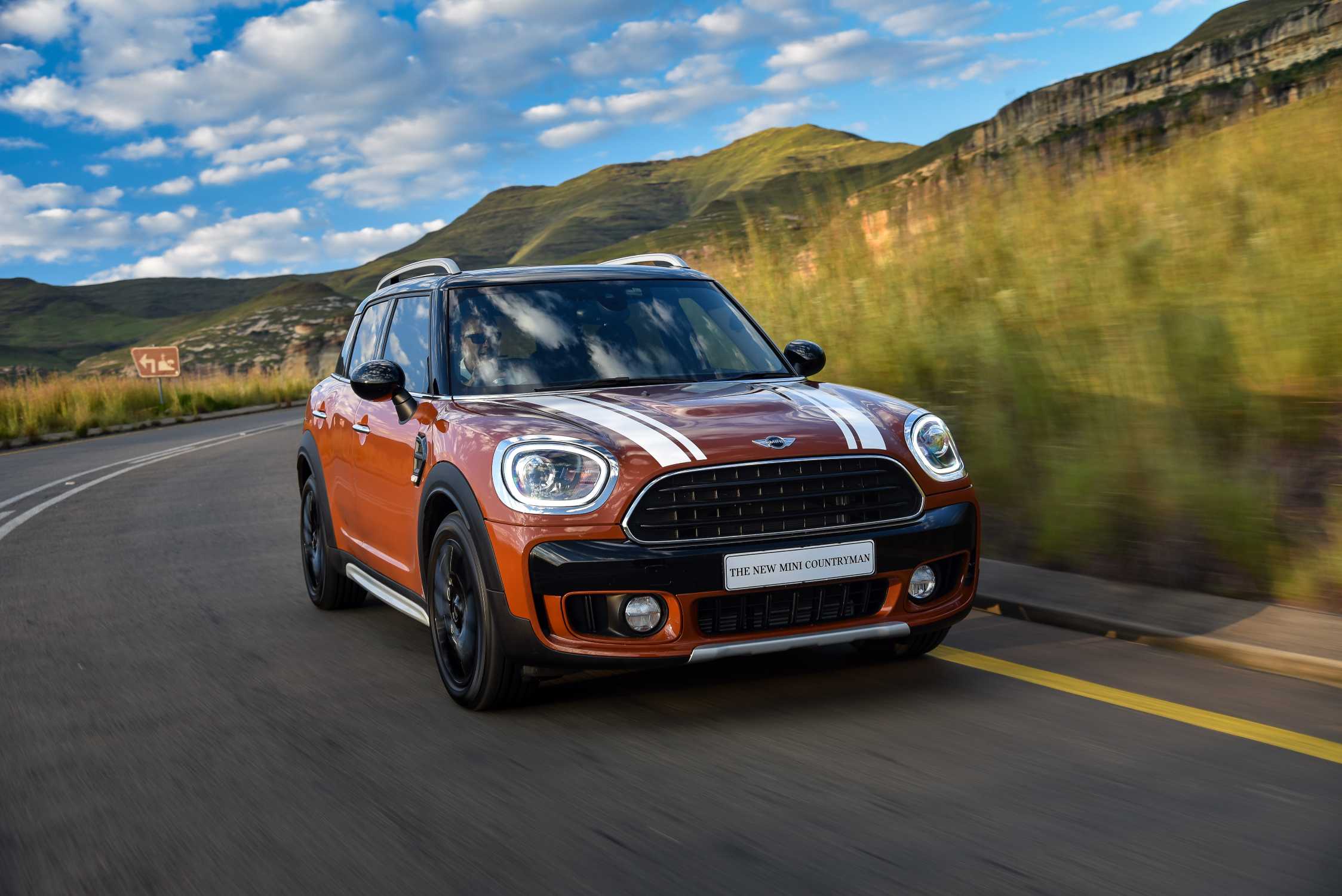 The new MINI Countryman now available. (03/2017)