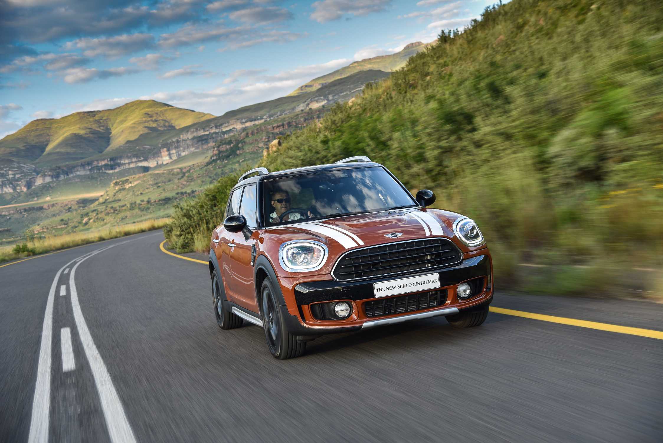 The new MINI Countryman now available. (03/2017)