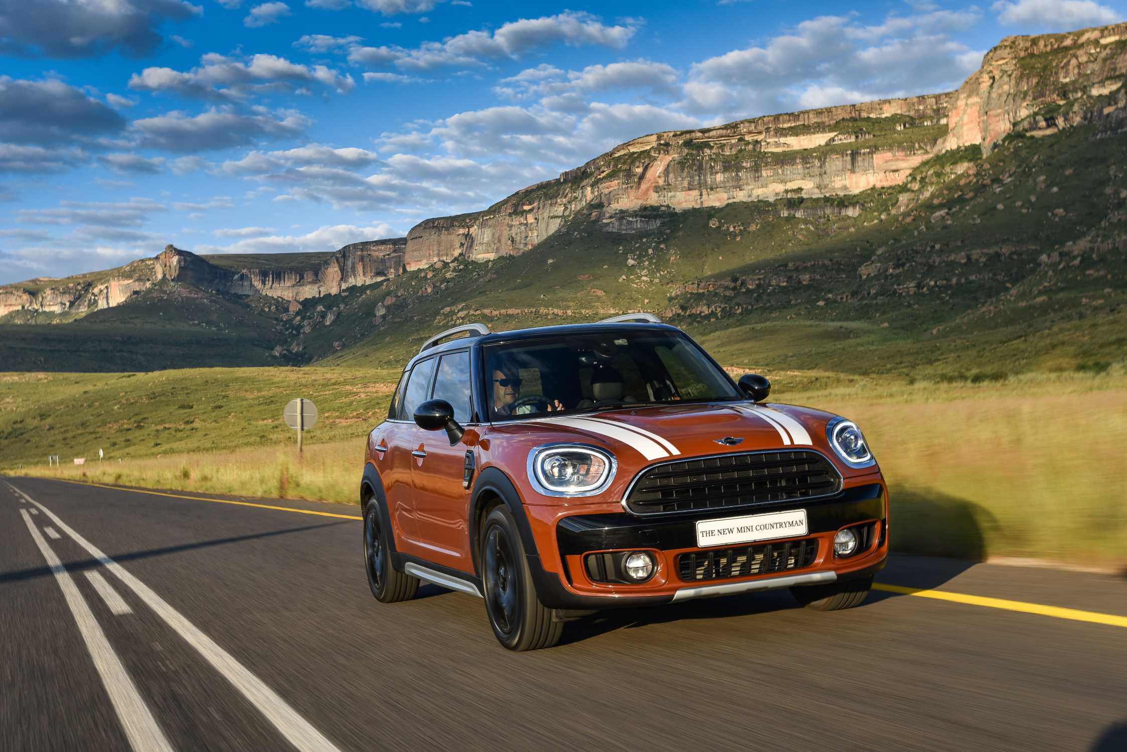 The new MINI Countryman now available. (03/2017)