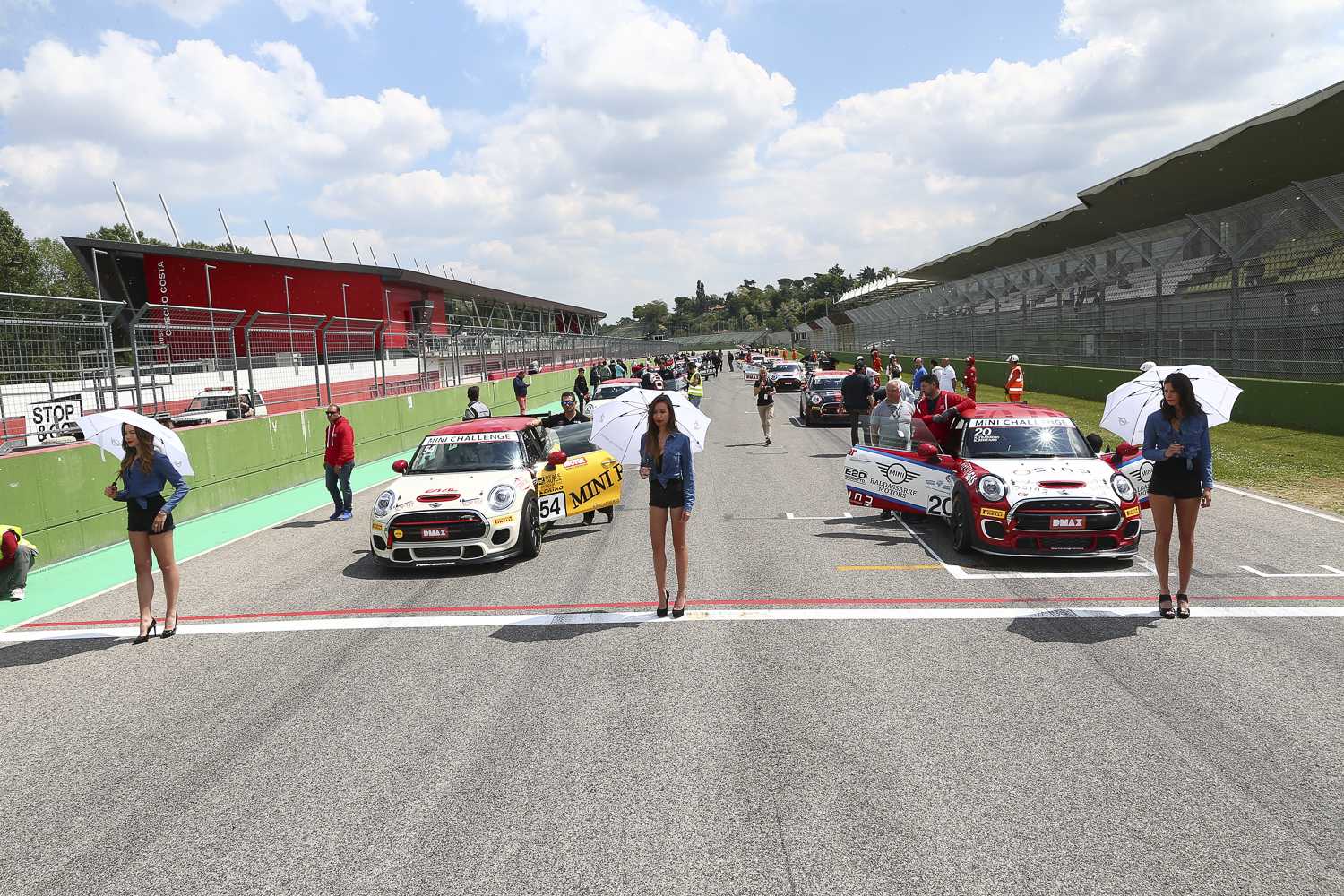 30/04/2017 MINI Challenge 2017 - IMOLA - Grid Girls