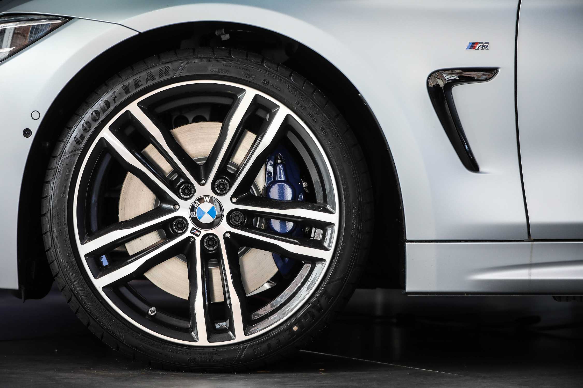 Nuova BMW Serie 4 ICONIC 4 EDITION