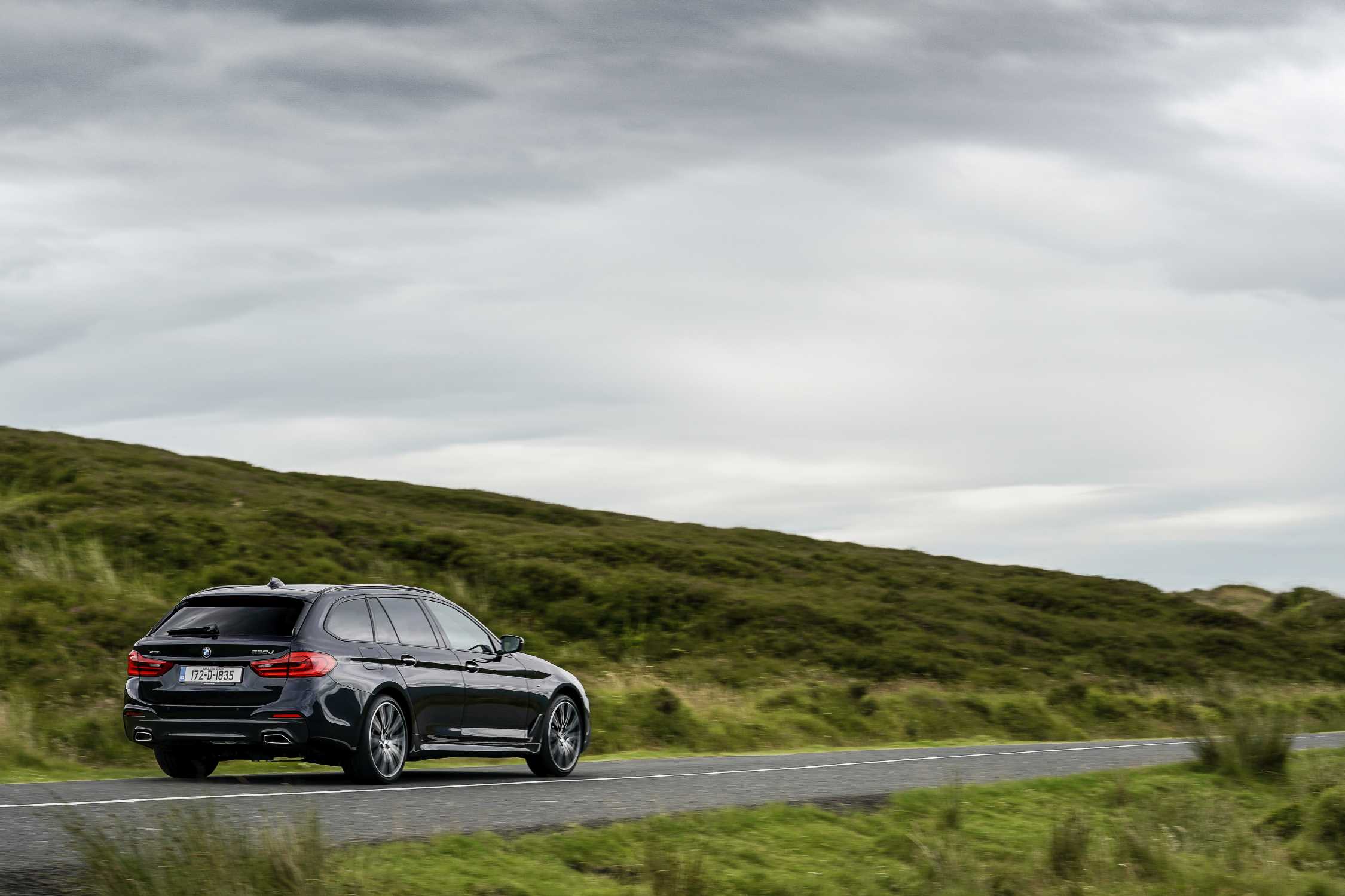 Irish Imagery of the new BMW 5 Series Touring (530d xDrive M Sport ...