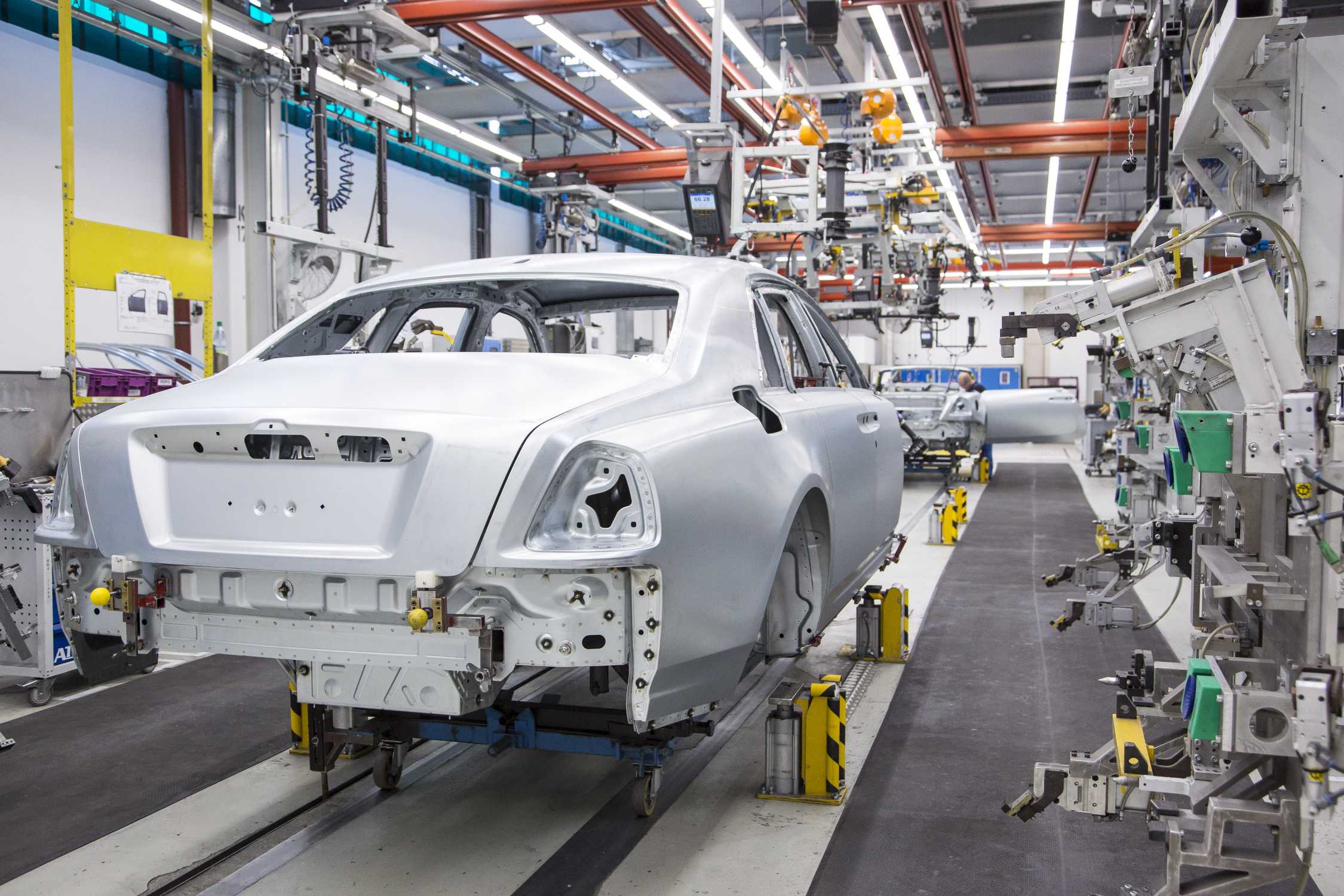 THE ARCHITECTURE OF LUXURY