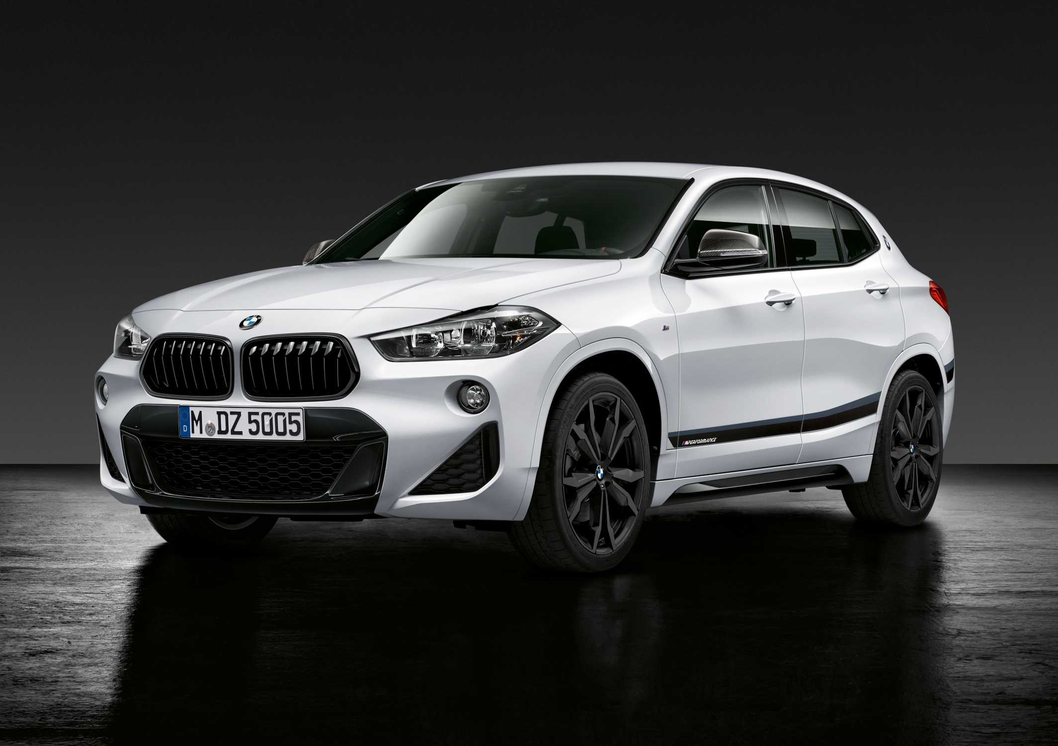 Der Neue BMW X2 Mit BMW M Performance Parts Frontziergitter Schwarz