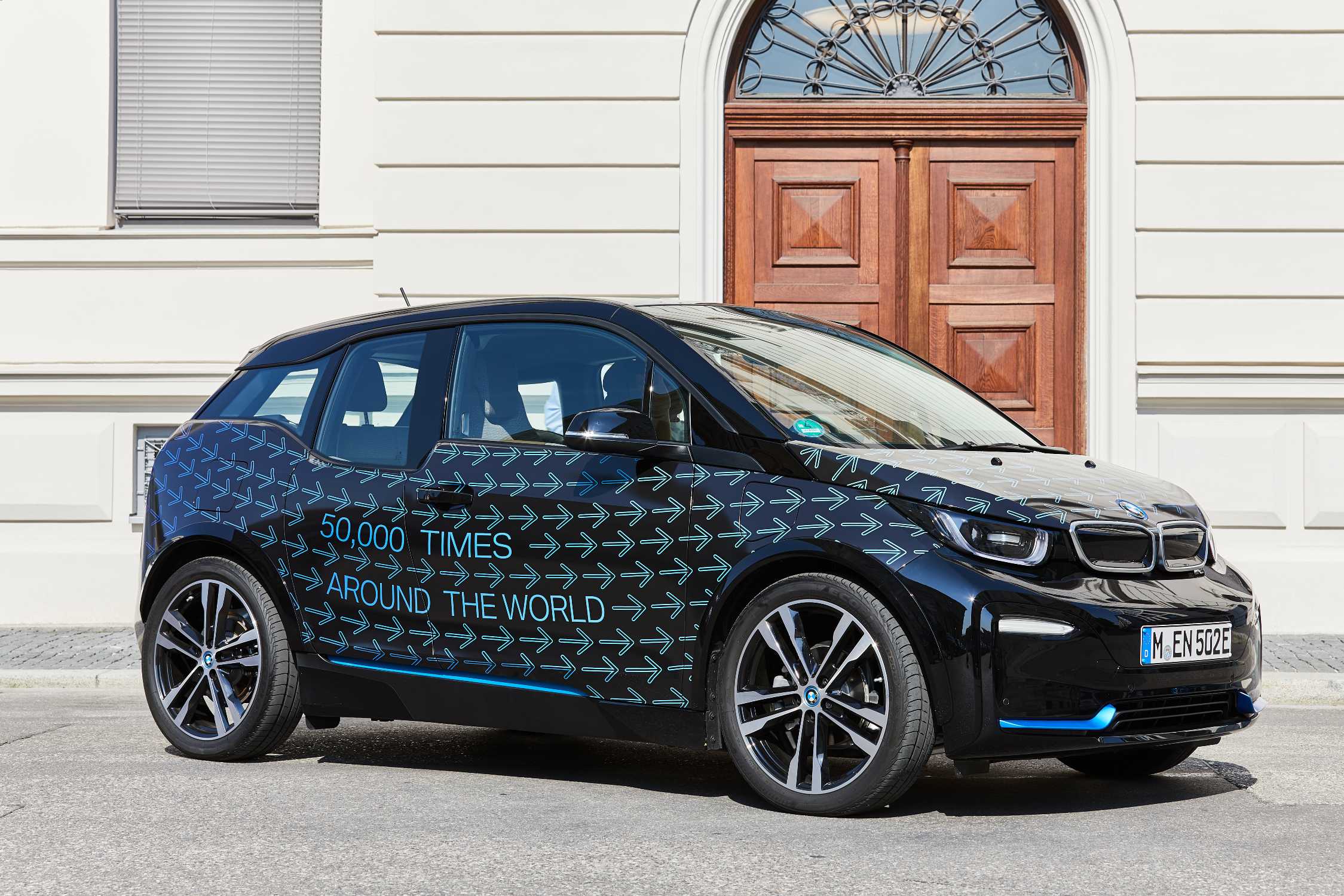 BMW i collaborates with the Munich pop-up hotel The Lovelace. (08/2018)