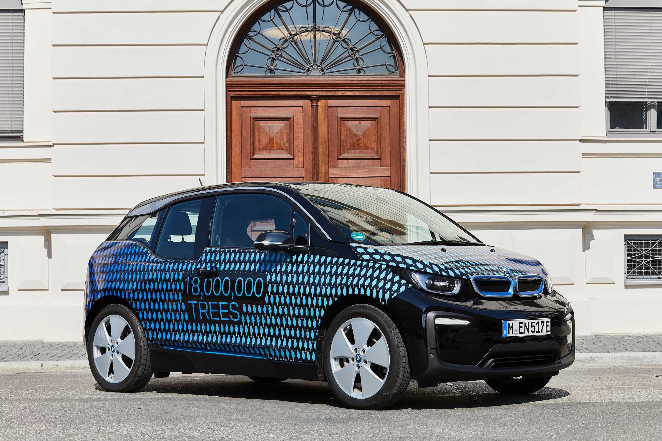 BMW i collaborates with the Munich pop-up hotel The Lovelace. (08/2018)