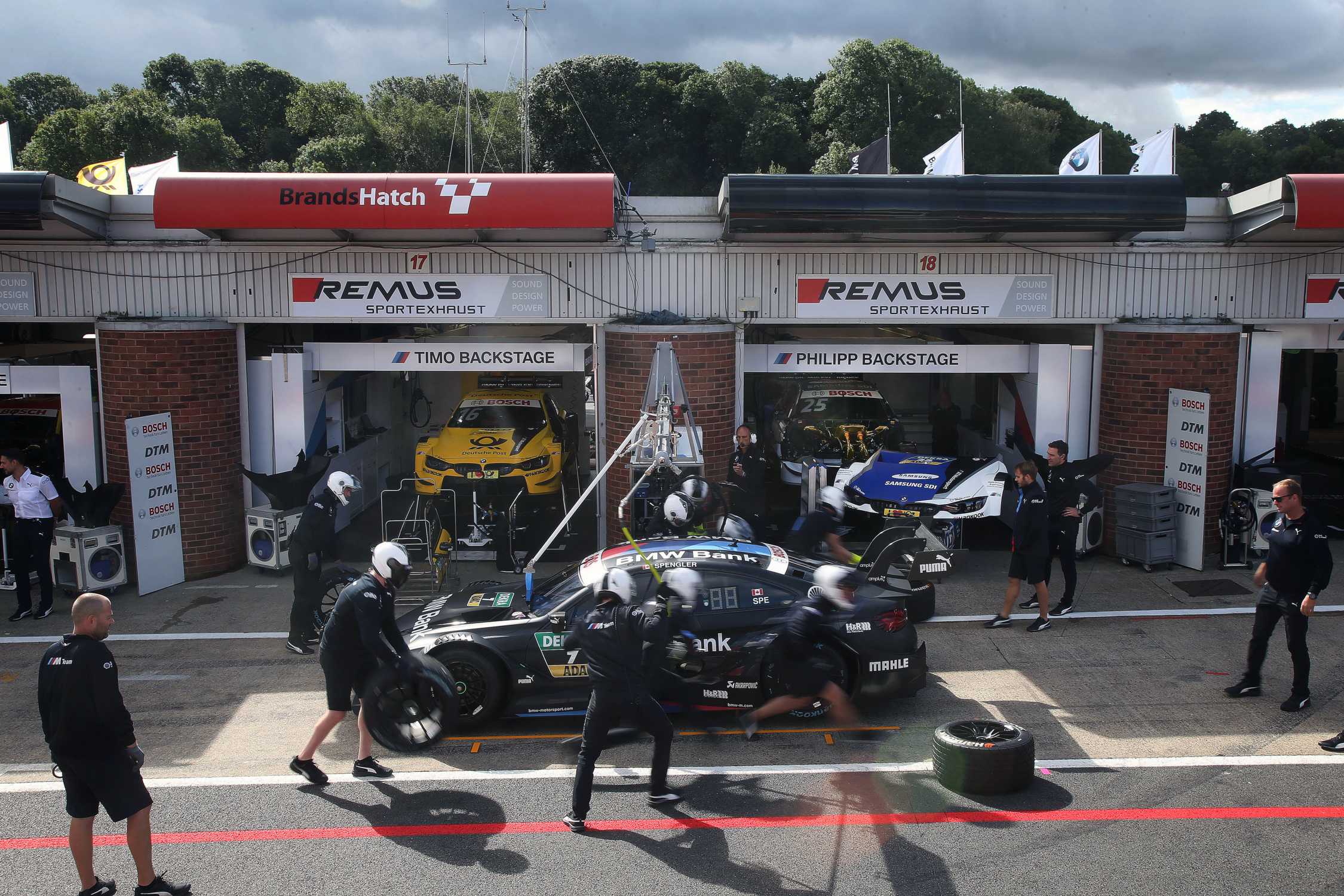 Brands Hatch (GBR) 10th August 2018. BMW Motorsport, Pit stop training ...