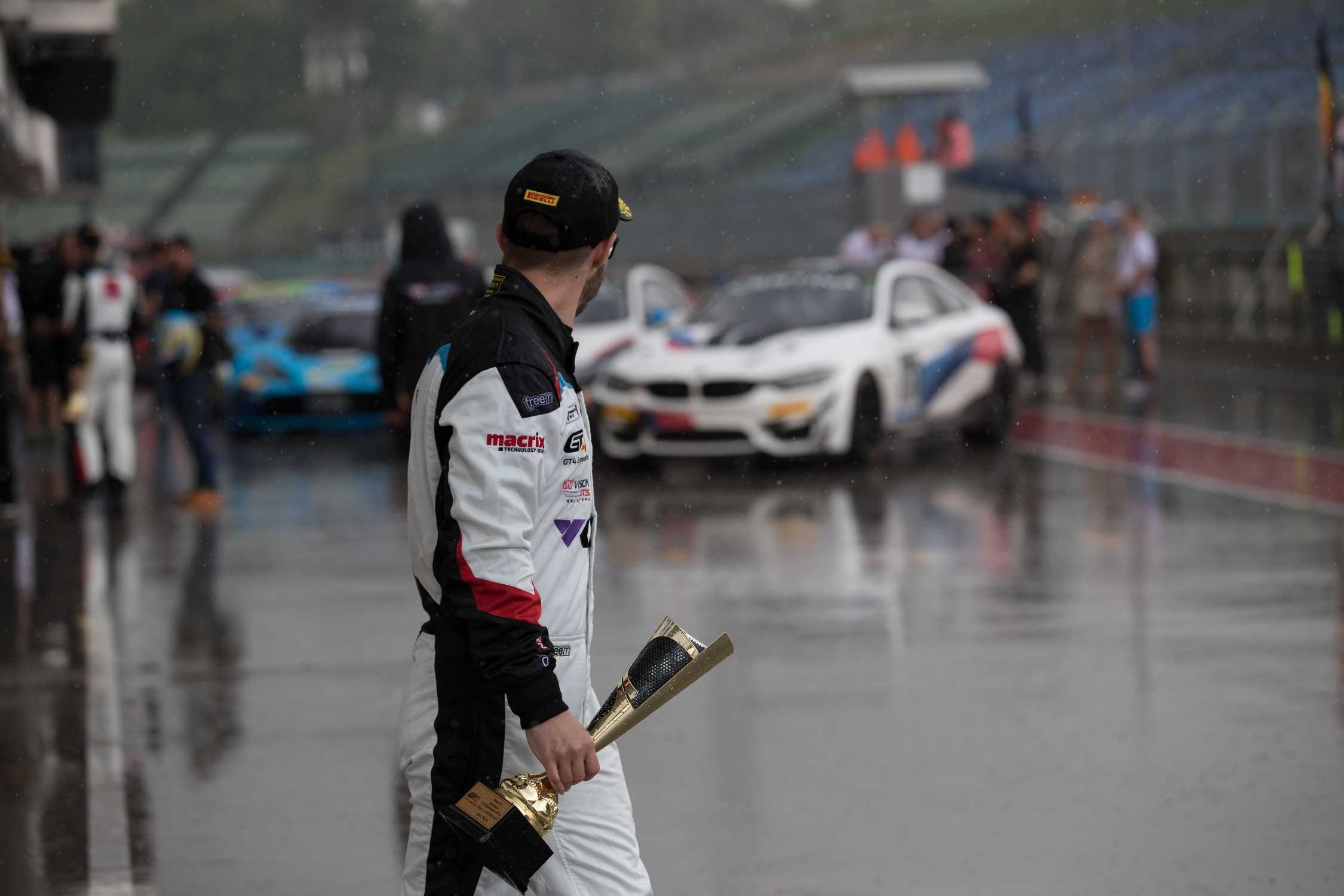 Romanian Razvan Umbrărescu, two podium places with BMW M4 GT4 at ...
