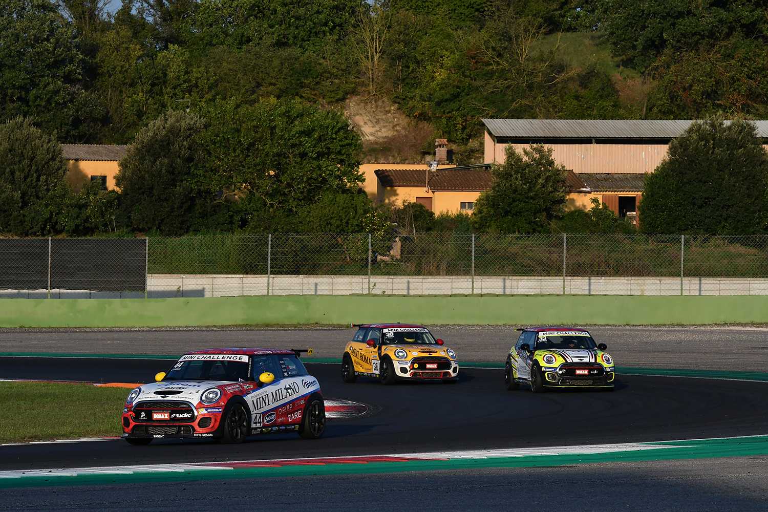 MINI Challenge Vallelunga Race 1