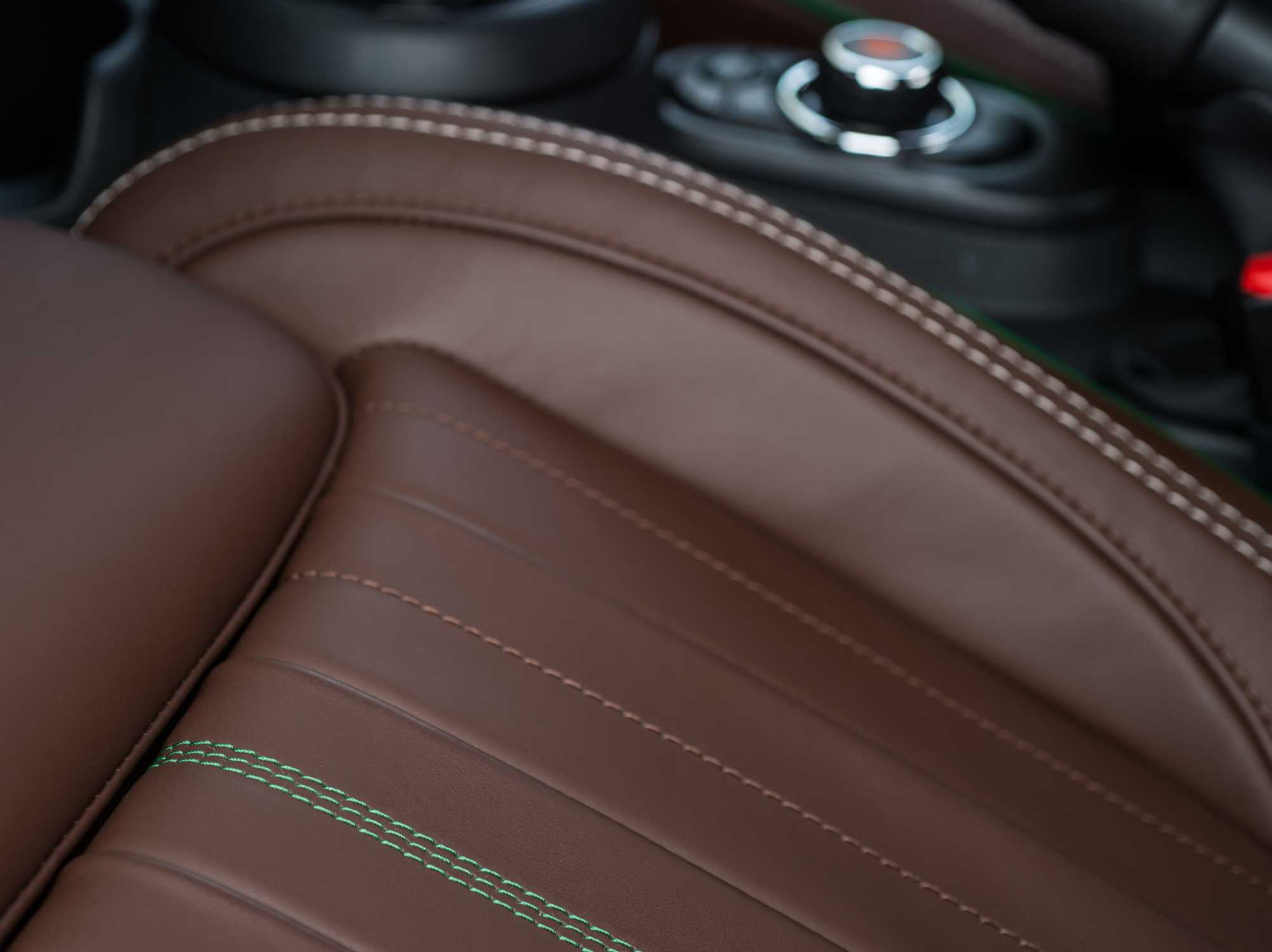 MINI 60 Years Edition - MINI Yours Leather Lounge in Dark Maroon.
