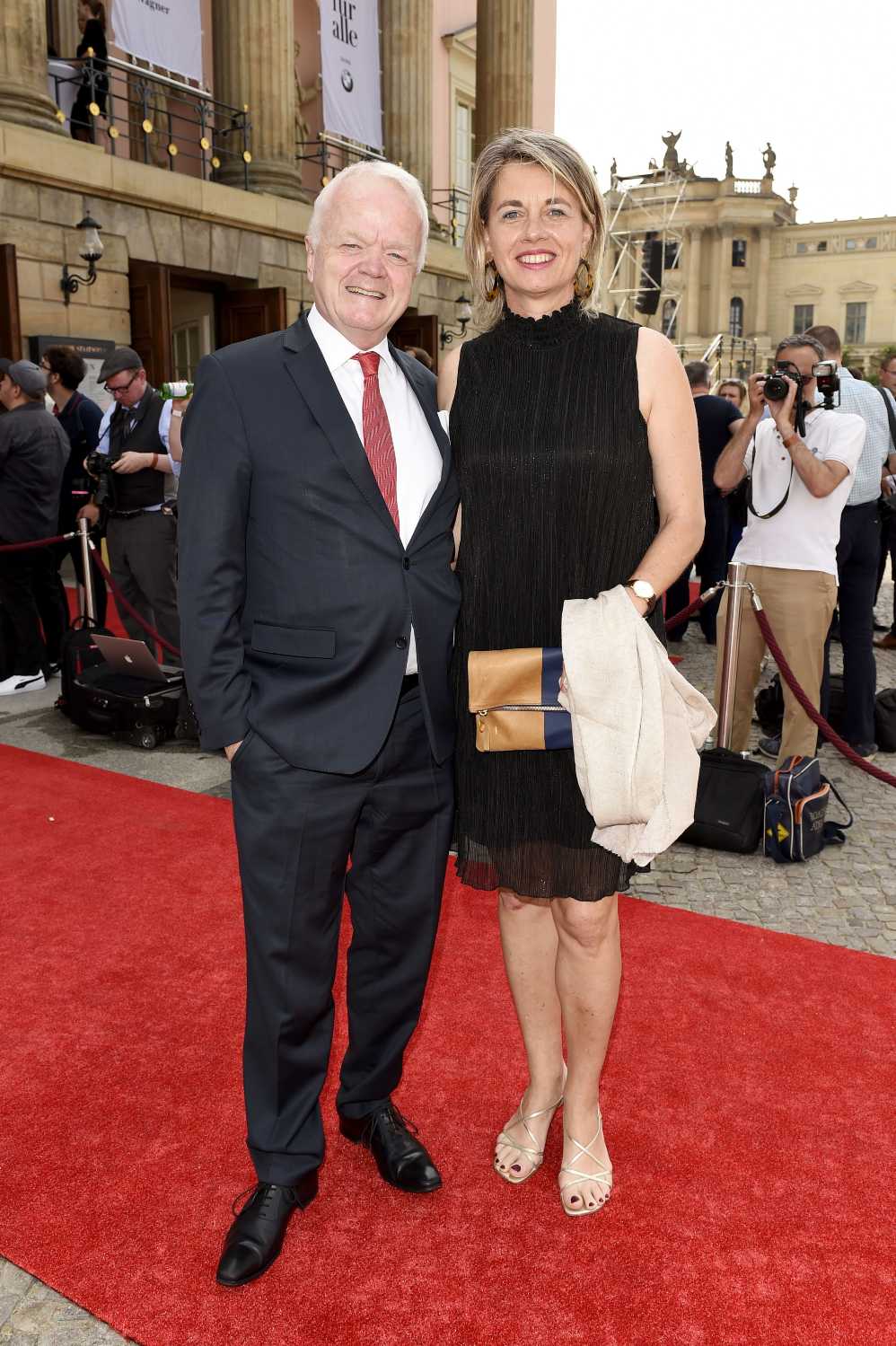 Philipp von Sahr (Leiter BMW Niederlassungsverbundes Ost) und Eva von ...